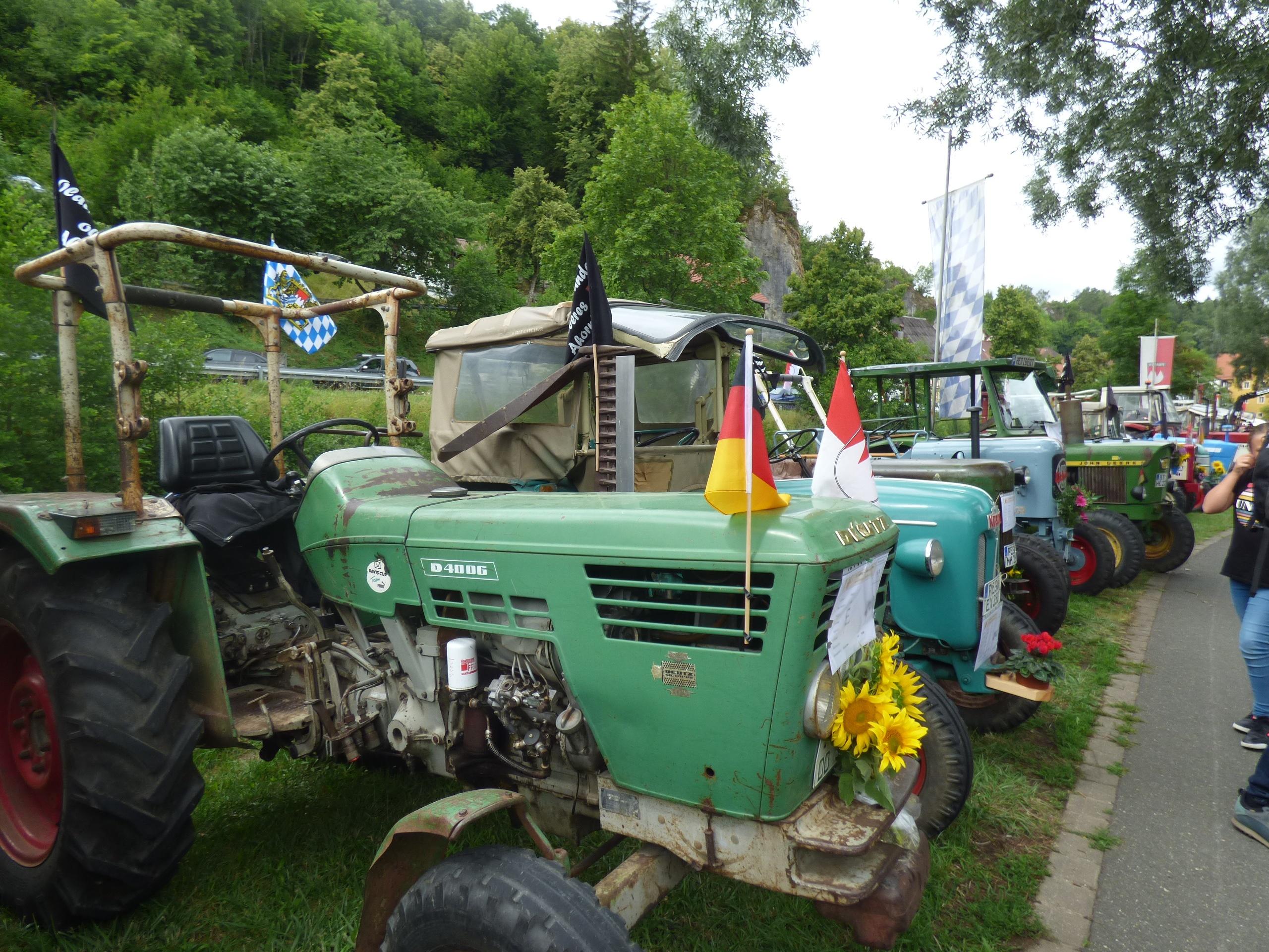 143 Landmaschinen-Oldtimer beim Traktor-Treffen in Waischenfeld
