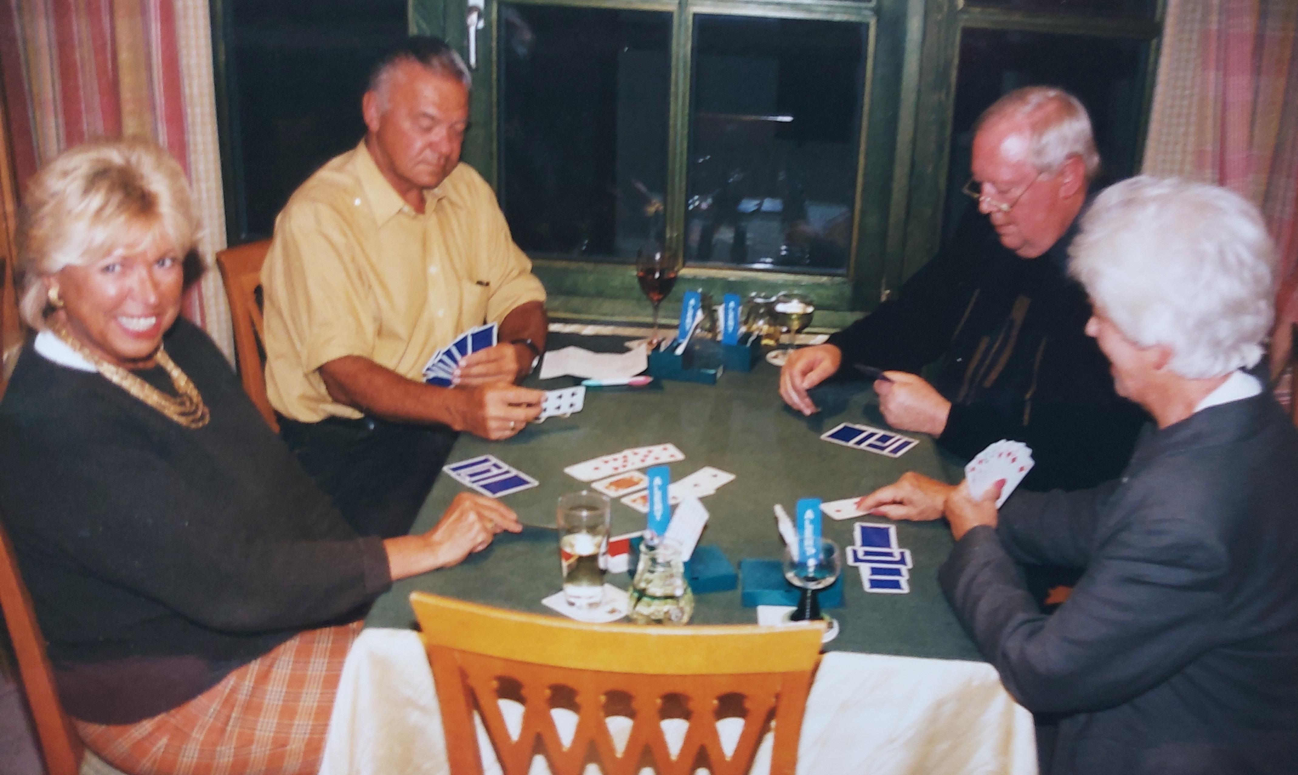 Aufstieg des Bridge-Clubs Lauf begann im Partykeller