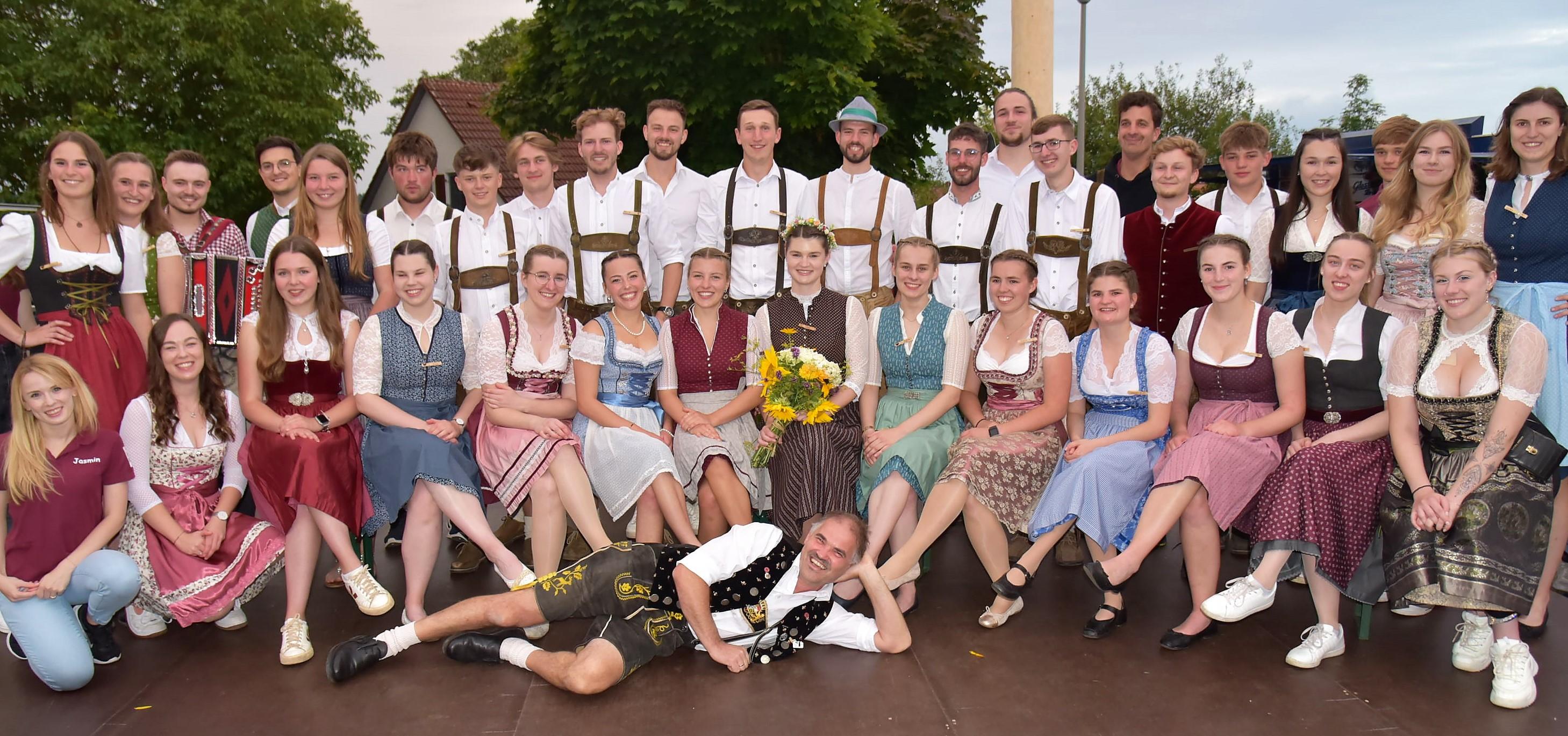 Wer hod Kirwa? Höhenberg - mit dem höchsten Baum im Landkreis