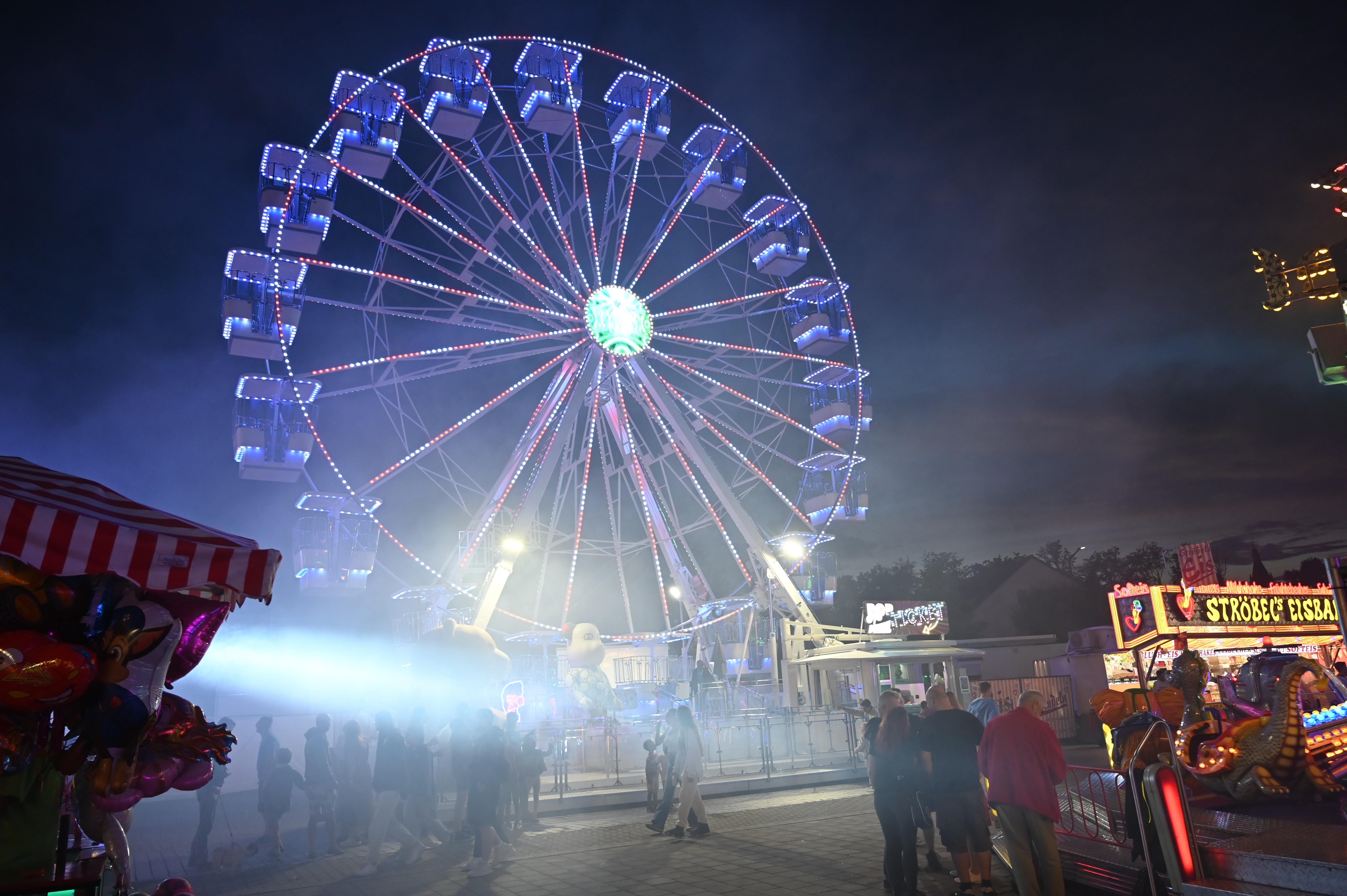 Hier dreht sich was: So bunt und schön ist die Kirchweih in Roth