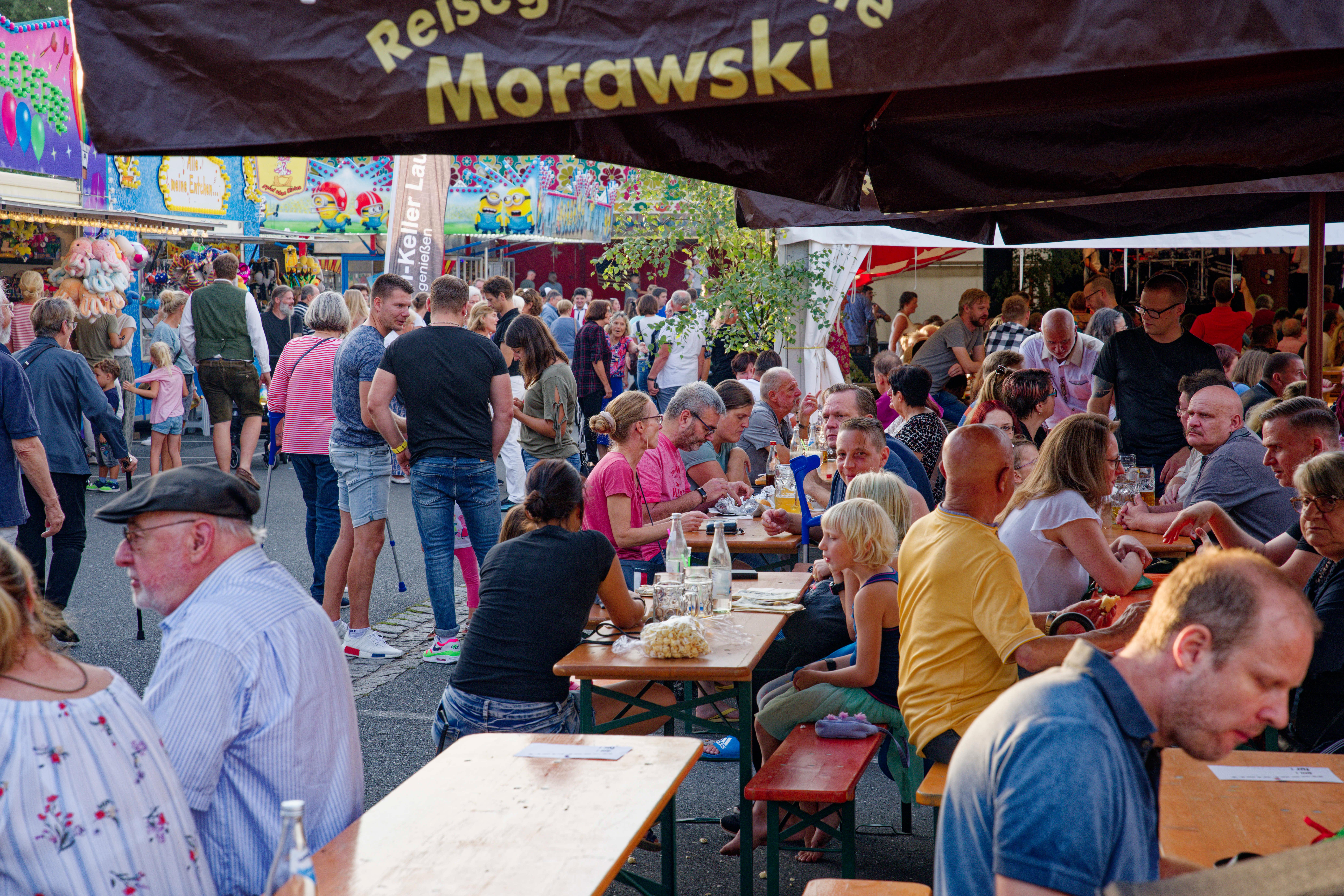 Röthenbach in Feierlaune: Die Kirchweih zieht die Besucher an