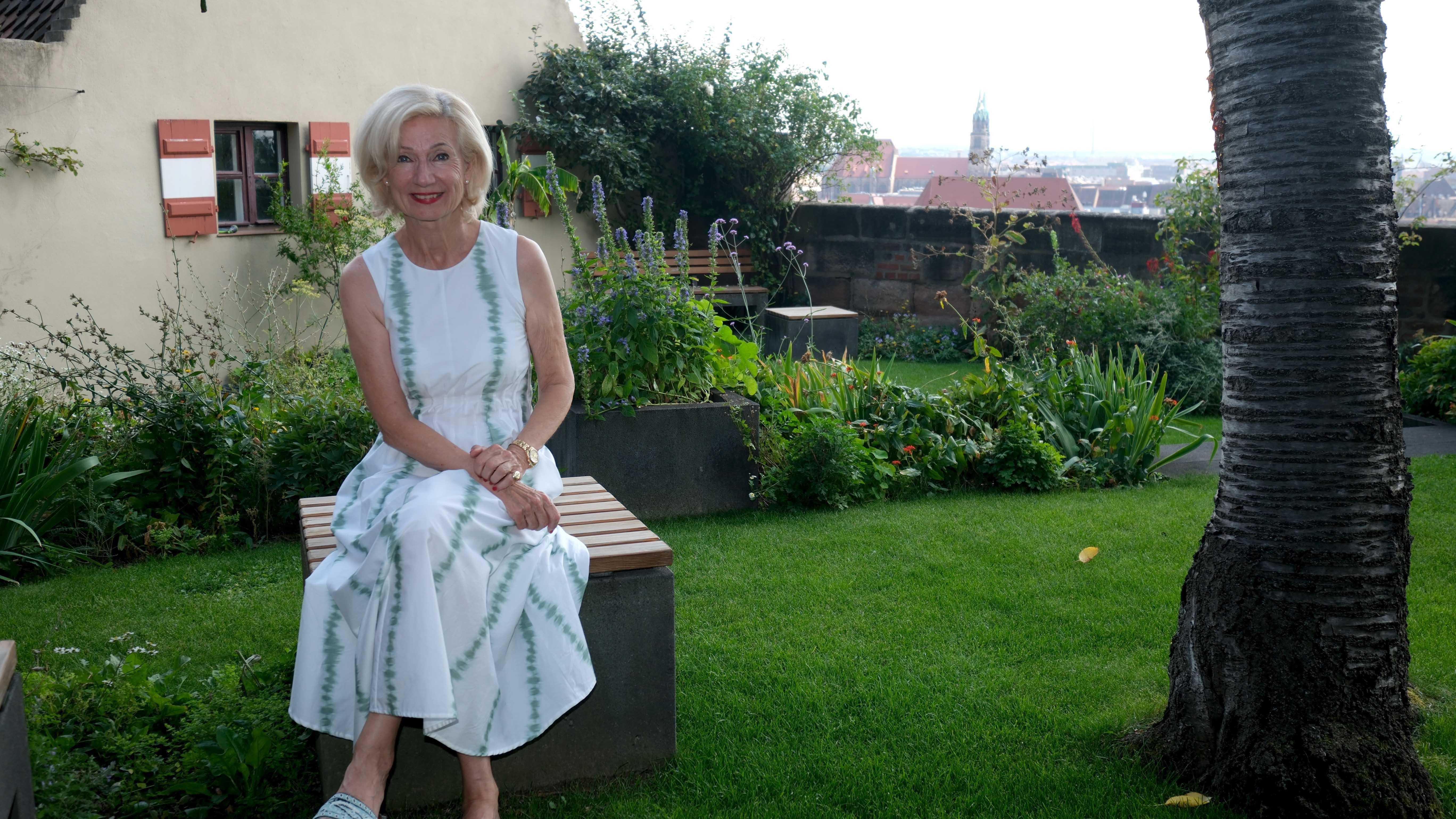 Entspannter Umgang mit der runden Zahl: Nürnbergs Bürgermeisterin Julia ...