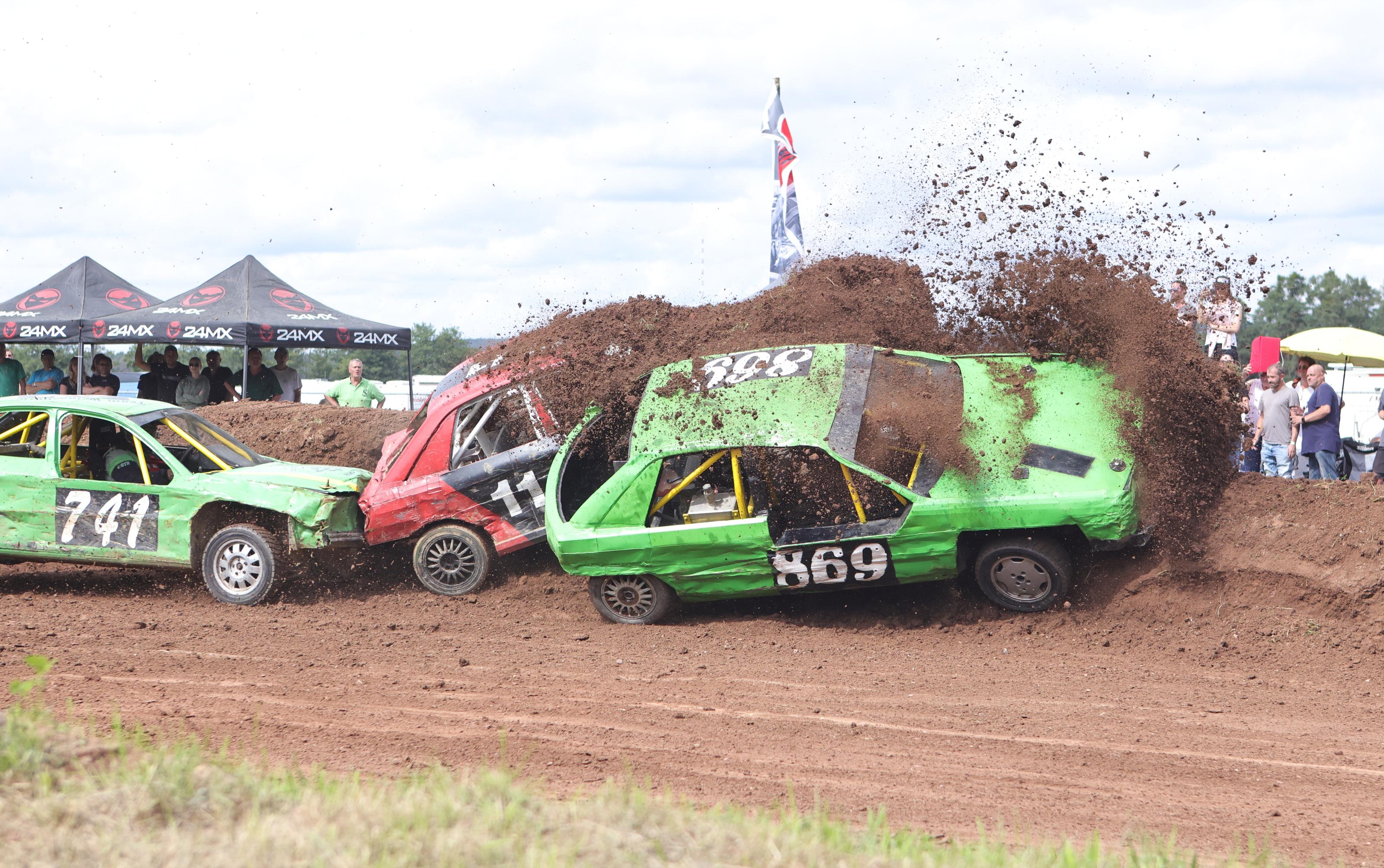 Alle Bilder vom Stock-Car-Rennen in Weinmannshof