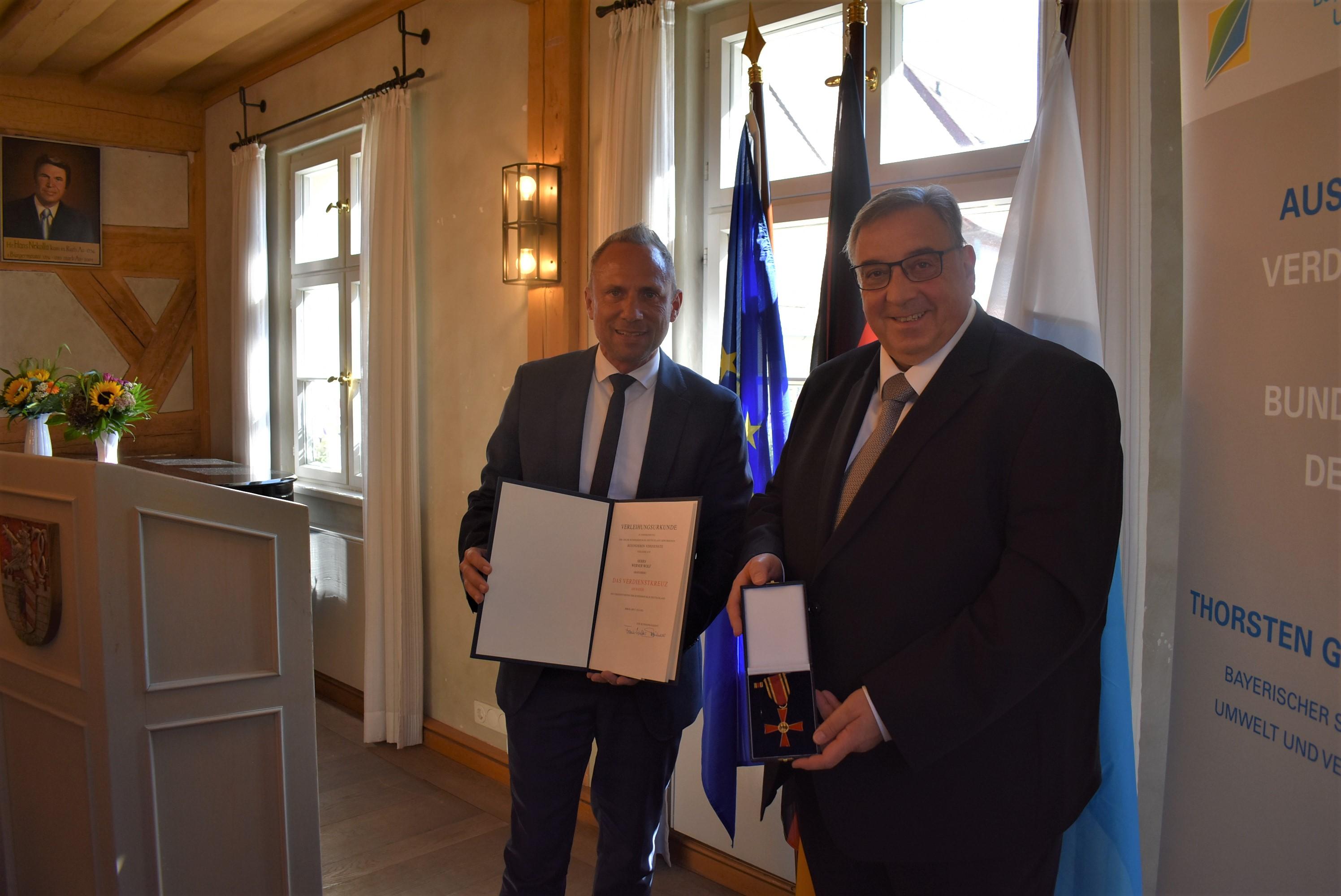 Höchste Auszeichnung Deutschlands: Werner Wolf aus Gräfenberg erhält ...