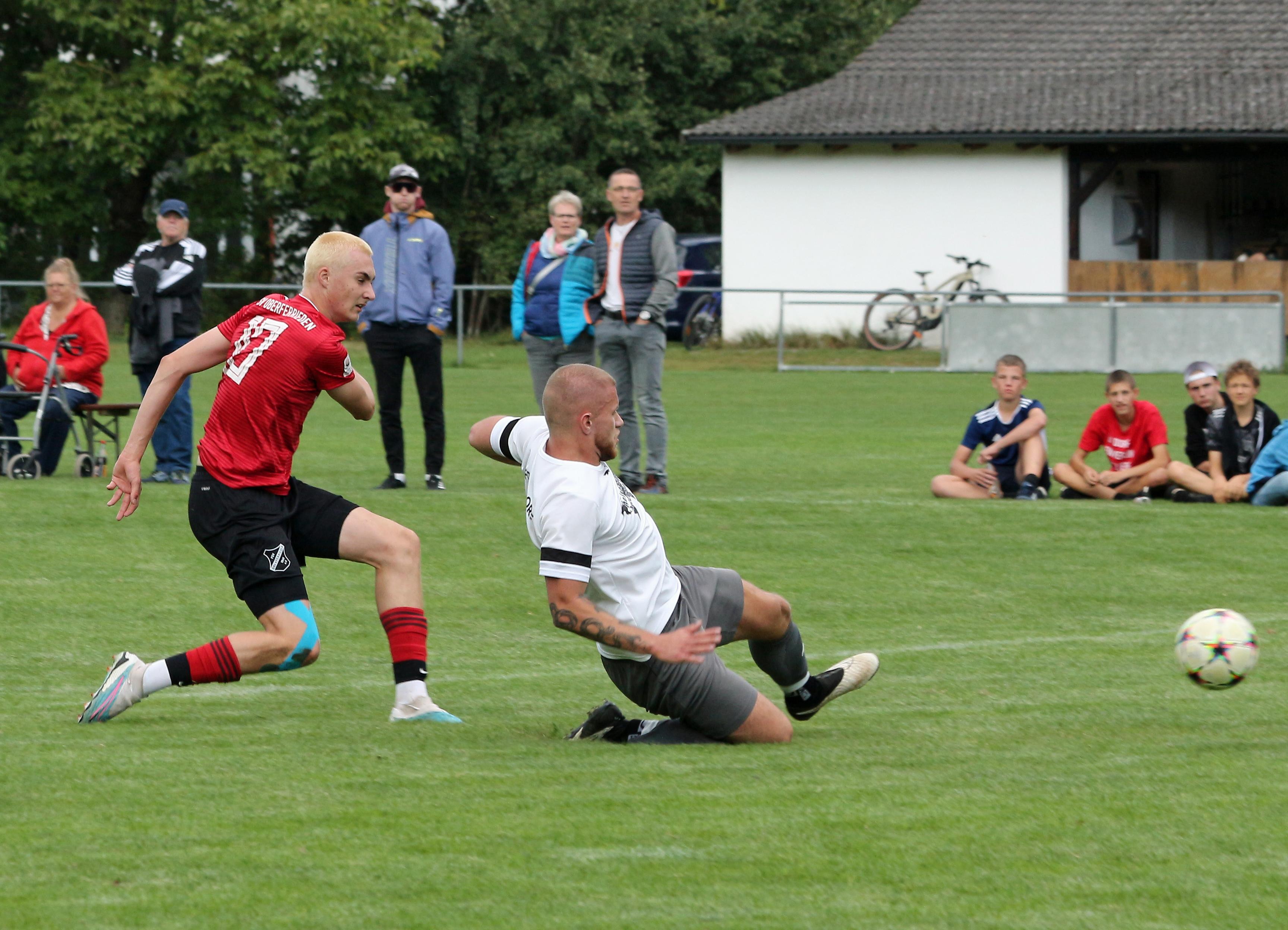 Der 1. FC Altdorf gewinnt in Oberferrieden, Diepersdorf holt den ...