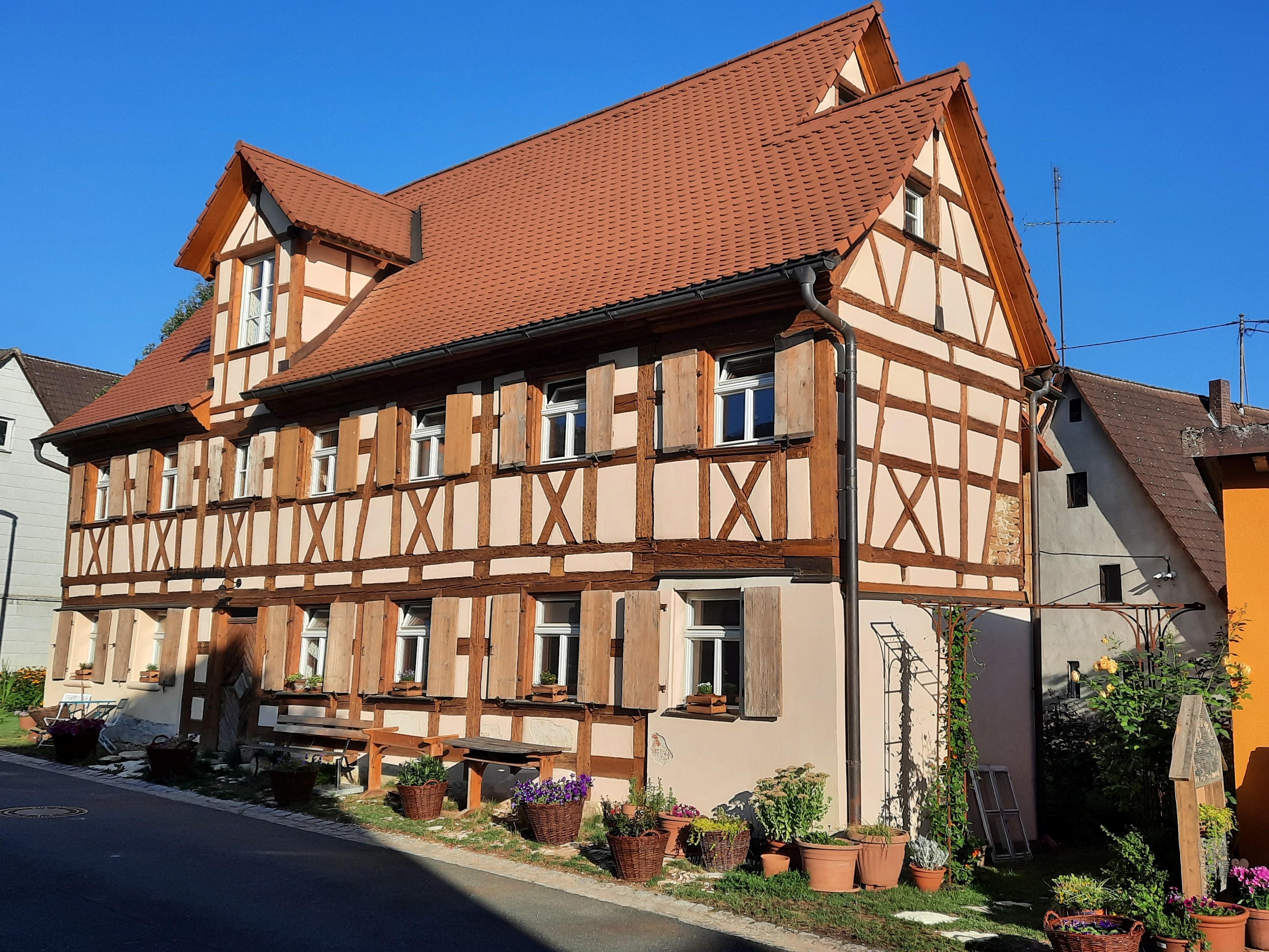 Ehepaar rettet ein historisches Haus in Ermreuth – warum das Projekt ...