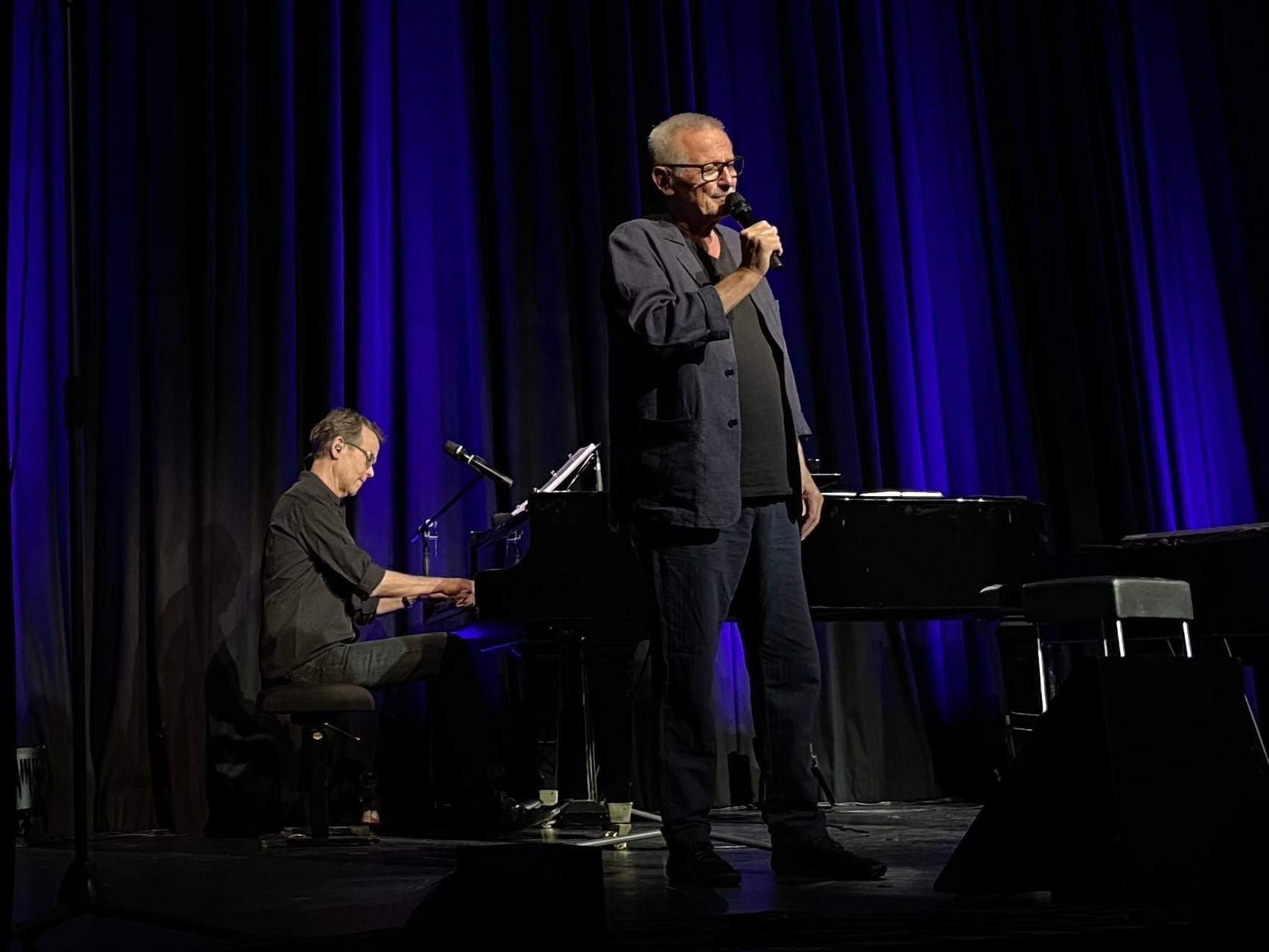 Großmeister seines Fachs: Konstantin Wecker mit Jo Barnikel in der ...