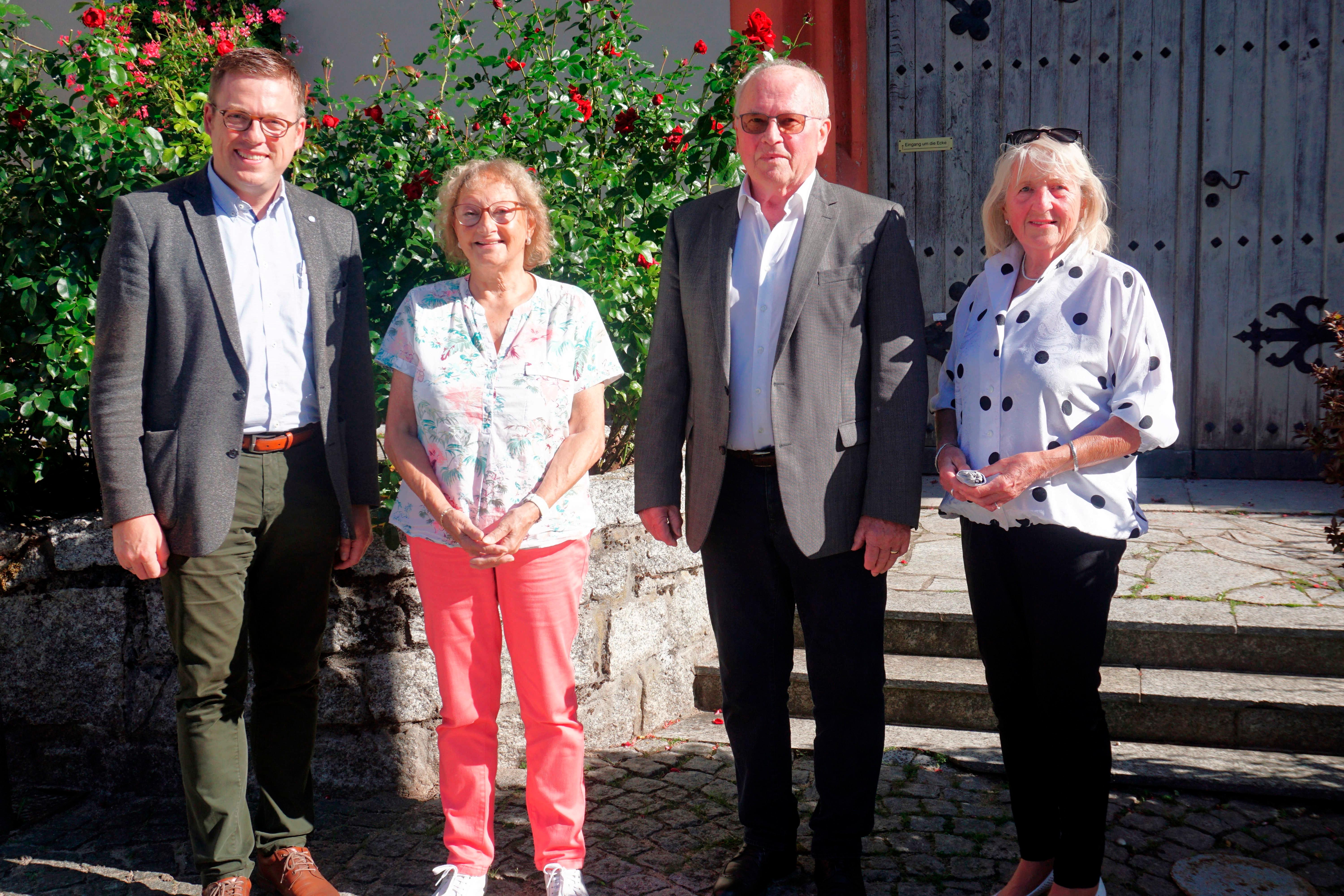 Neue Helfer gesucht: Nachbarschaftshilfe Velburg hat nur noch zehn ...