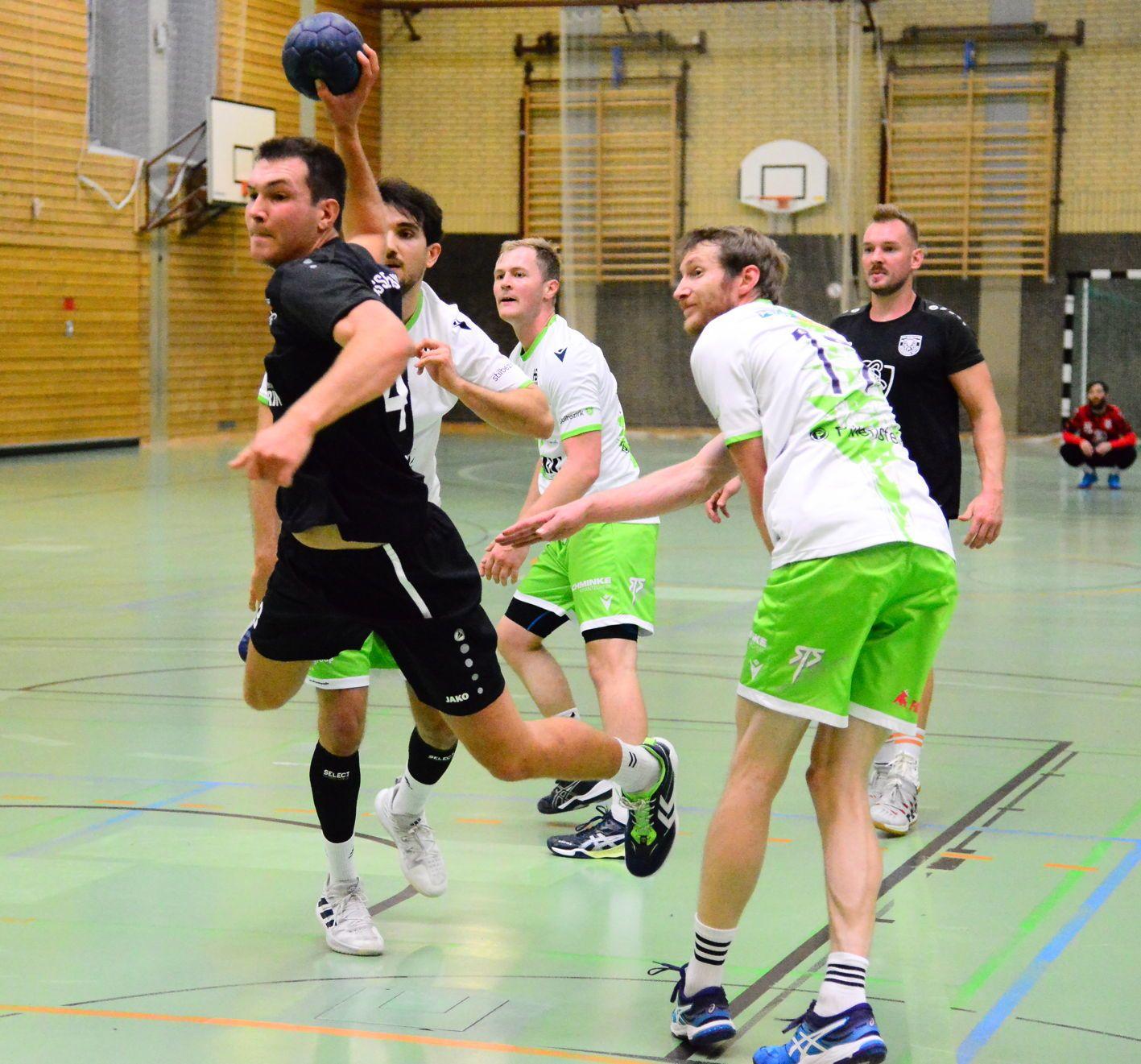 Weißenburger Herren mussten sich dem Spitzenreiter nur knapp beugen