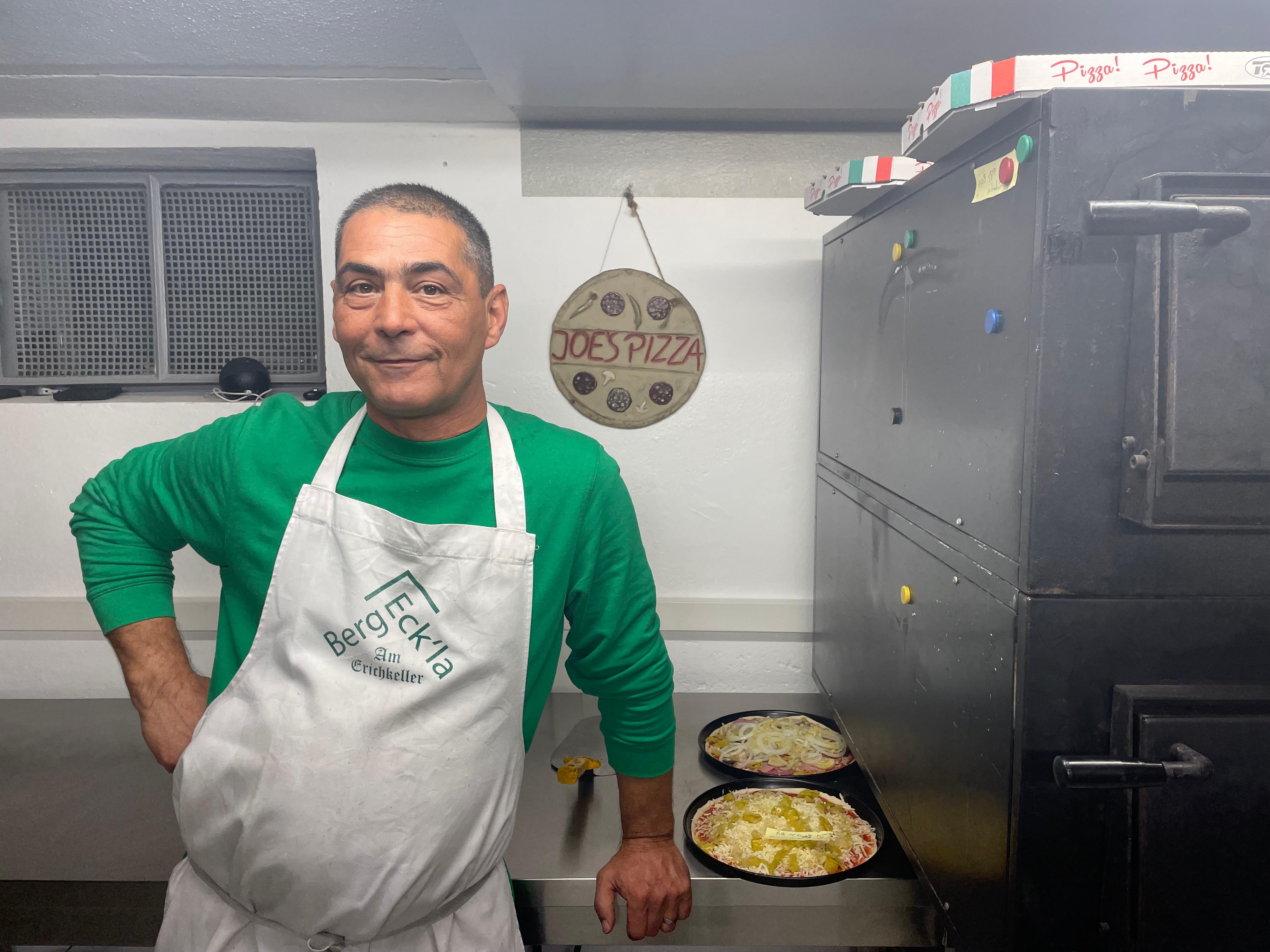 Pizza aus der Garage serviert Joe House in Dietzhof in der Fränkischen ...