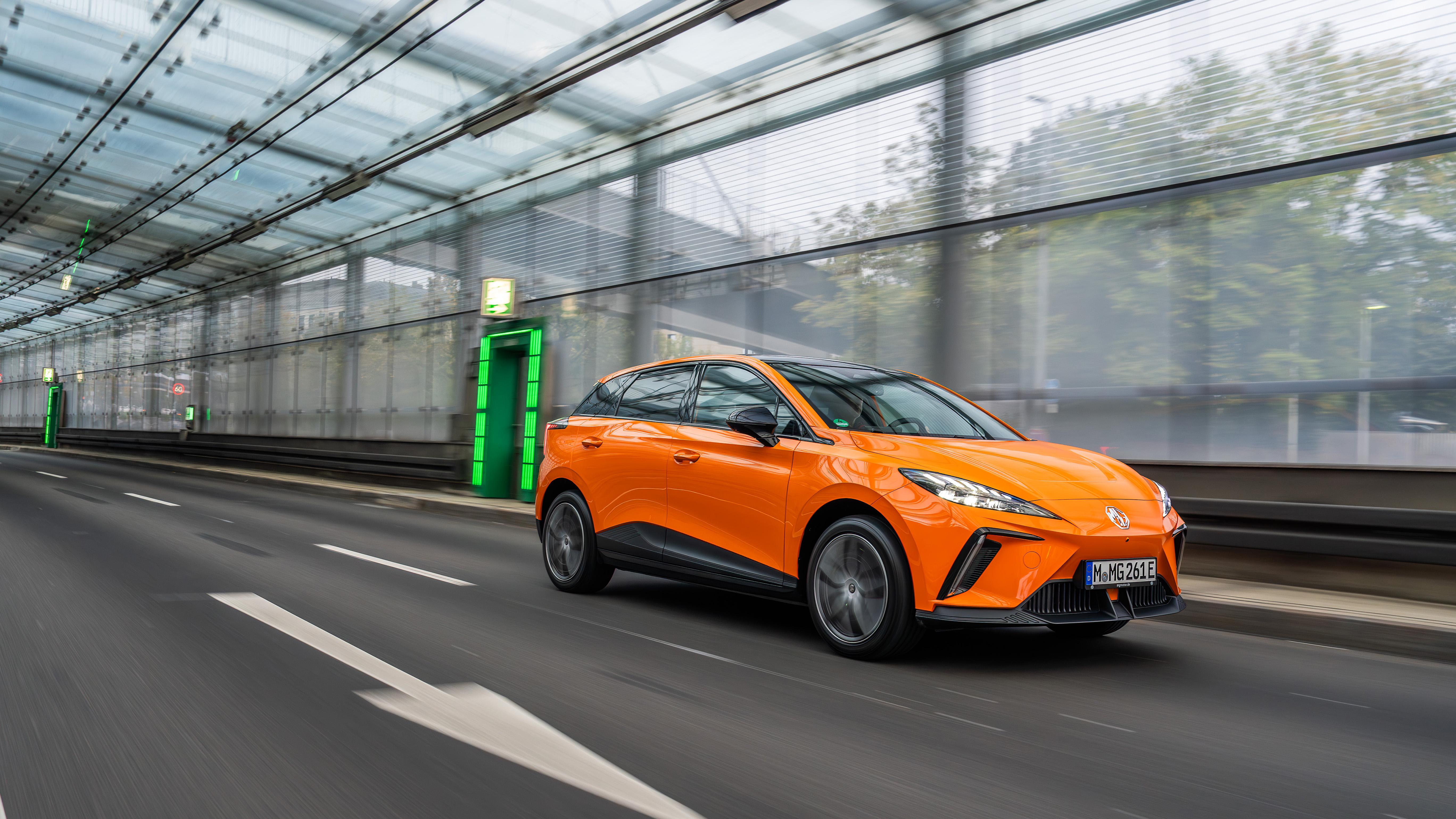 MG4 Electric Trophy Extended Range und XPower in Bildern