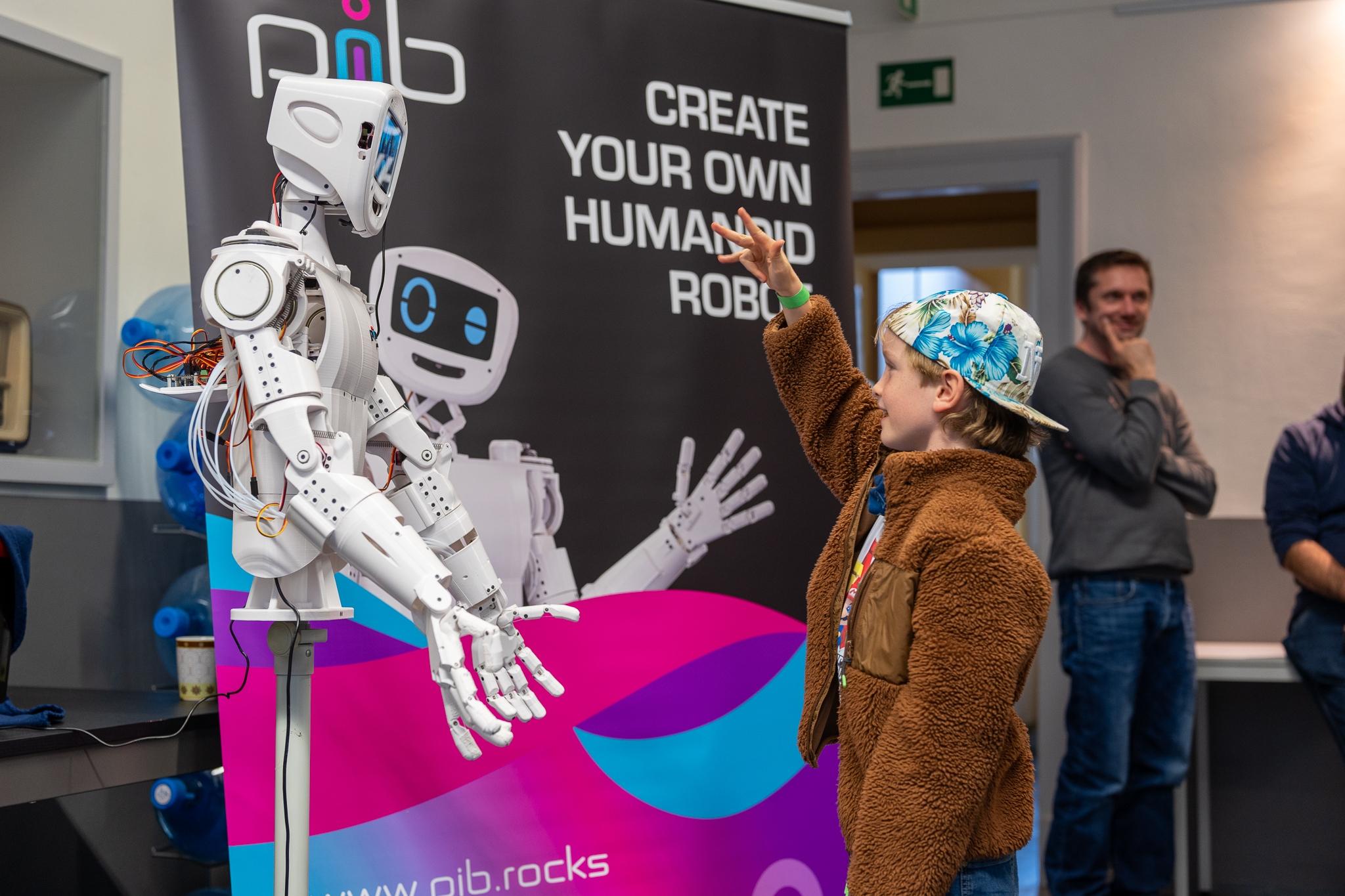 Virtuell operieren am DaVinci-Roboter: So war die Lange Nacht der ...