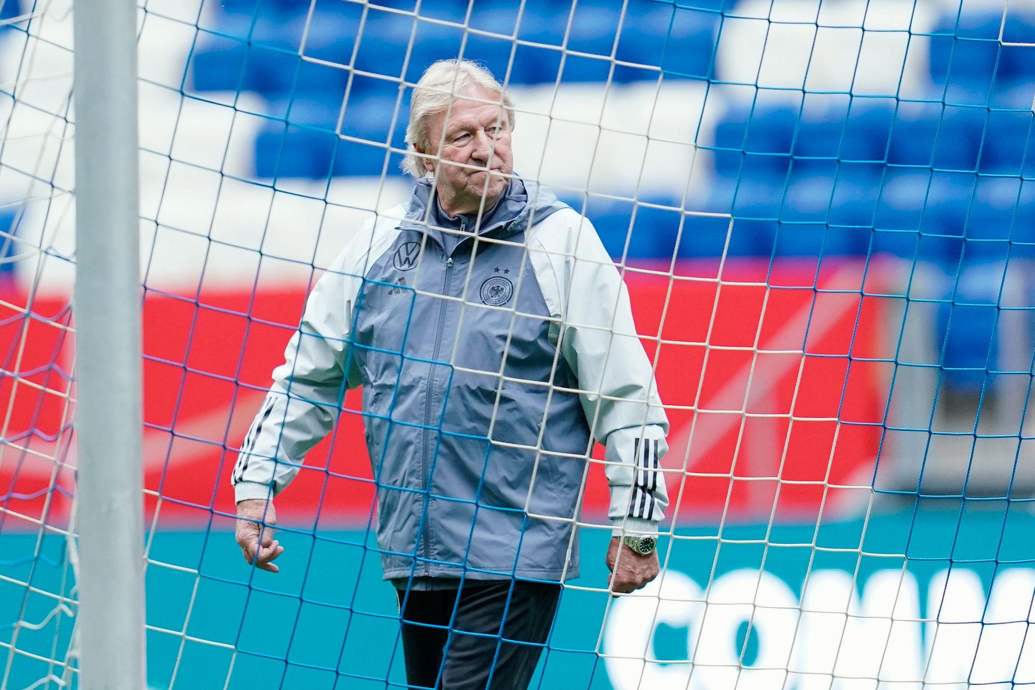 Und es hat "bopp" gemacht: Hrubesch vor Rückkehr nervös