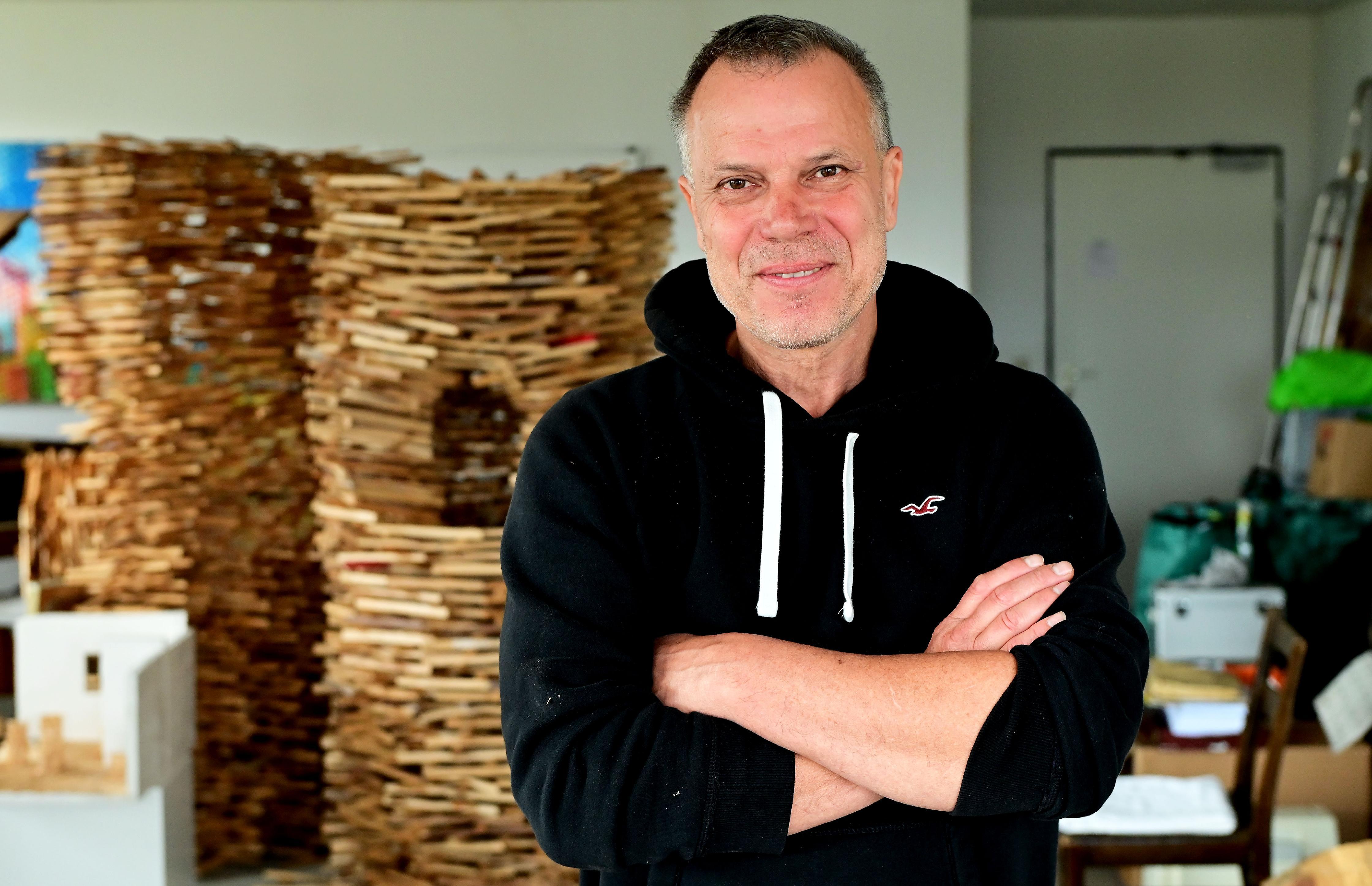 Harald Kienle: Wie der Künstler aus Nürnberg dem Material Holz verfiel