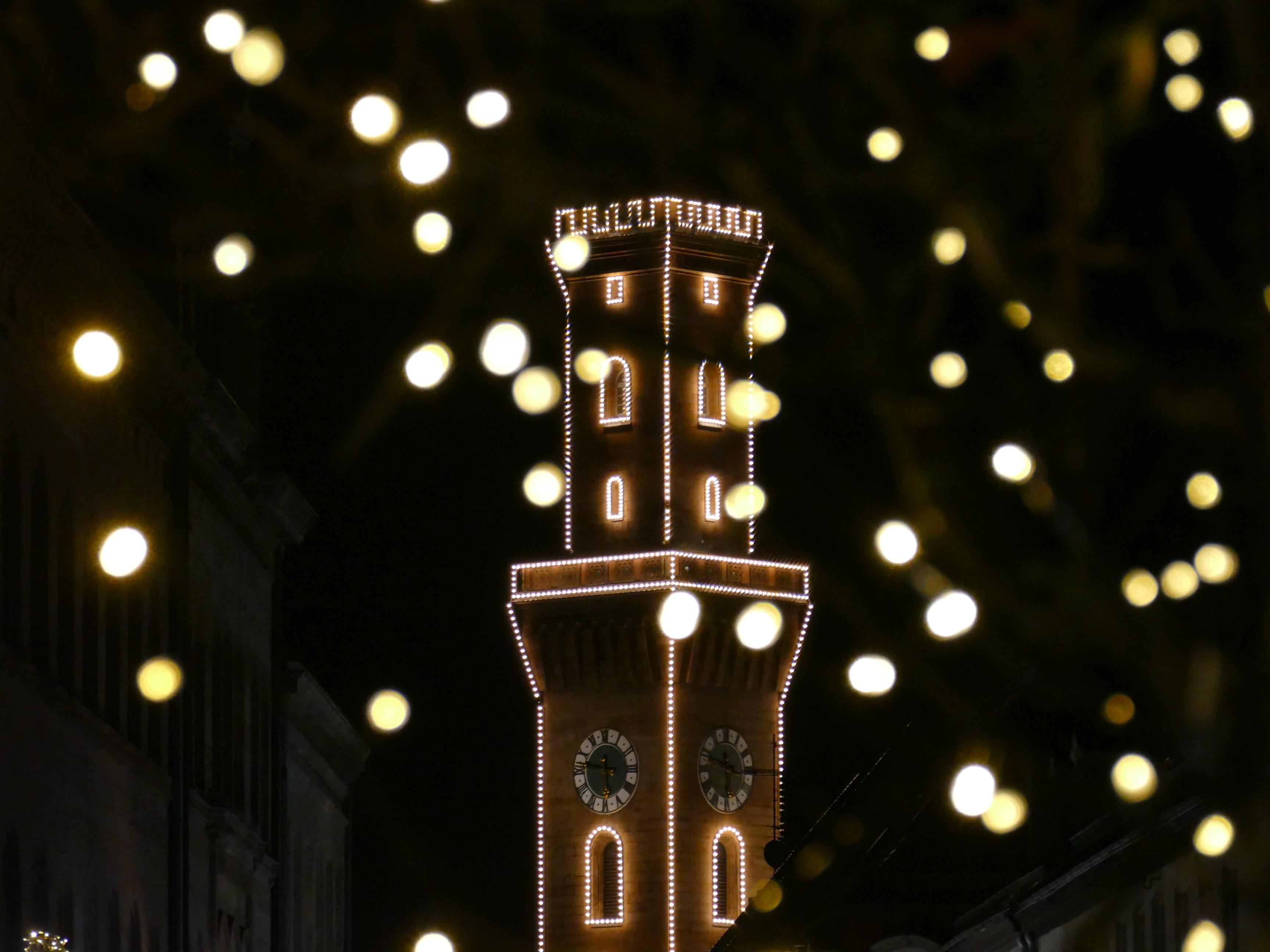 Lokomotive, Pyramide, Lichtermeer: Das Zentrum von Fürth leuchtet wie ...