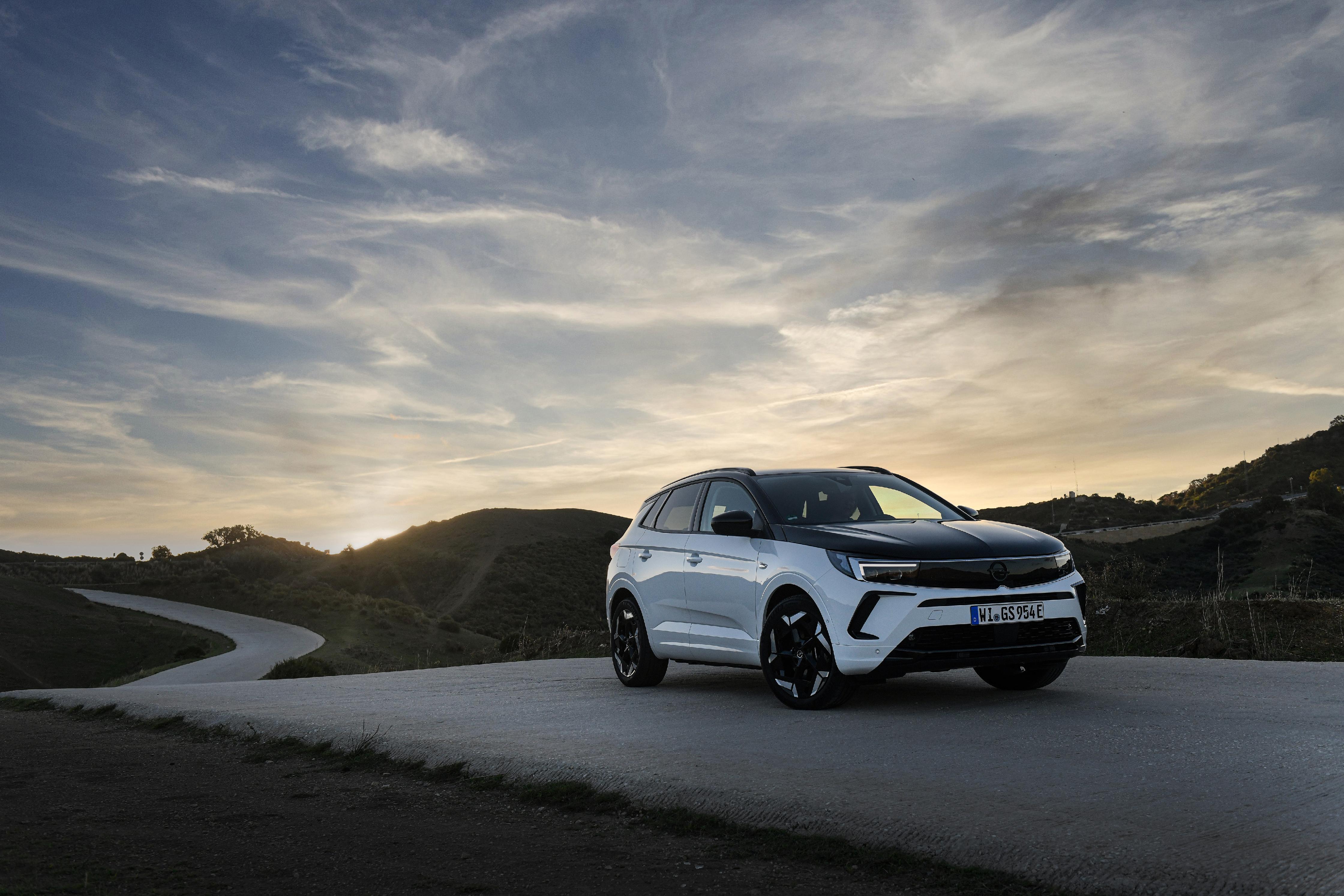 Bildergalerie: Opel Grandland GSe