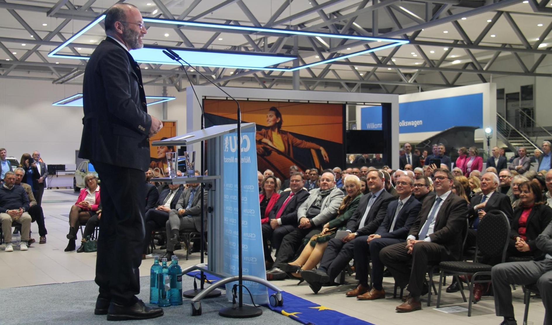 „Staats- und demokratiegefährdend“: Manfred Weber teilt beim Empfang ...