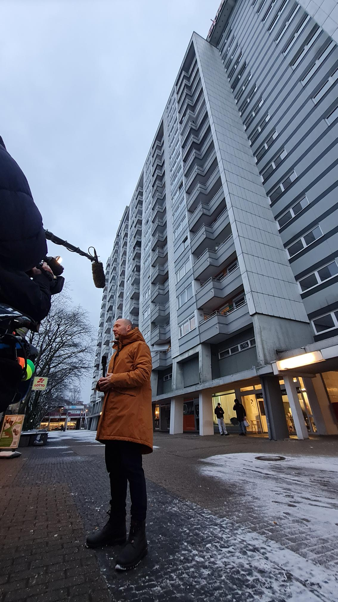 Feuerlöscherwurf in Nürnberg-Langwasser: Polizei ist mit Großaufgebot ...
