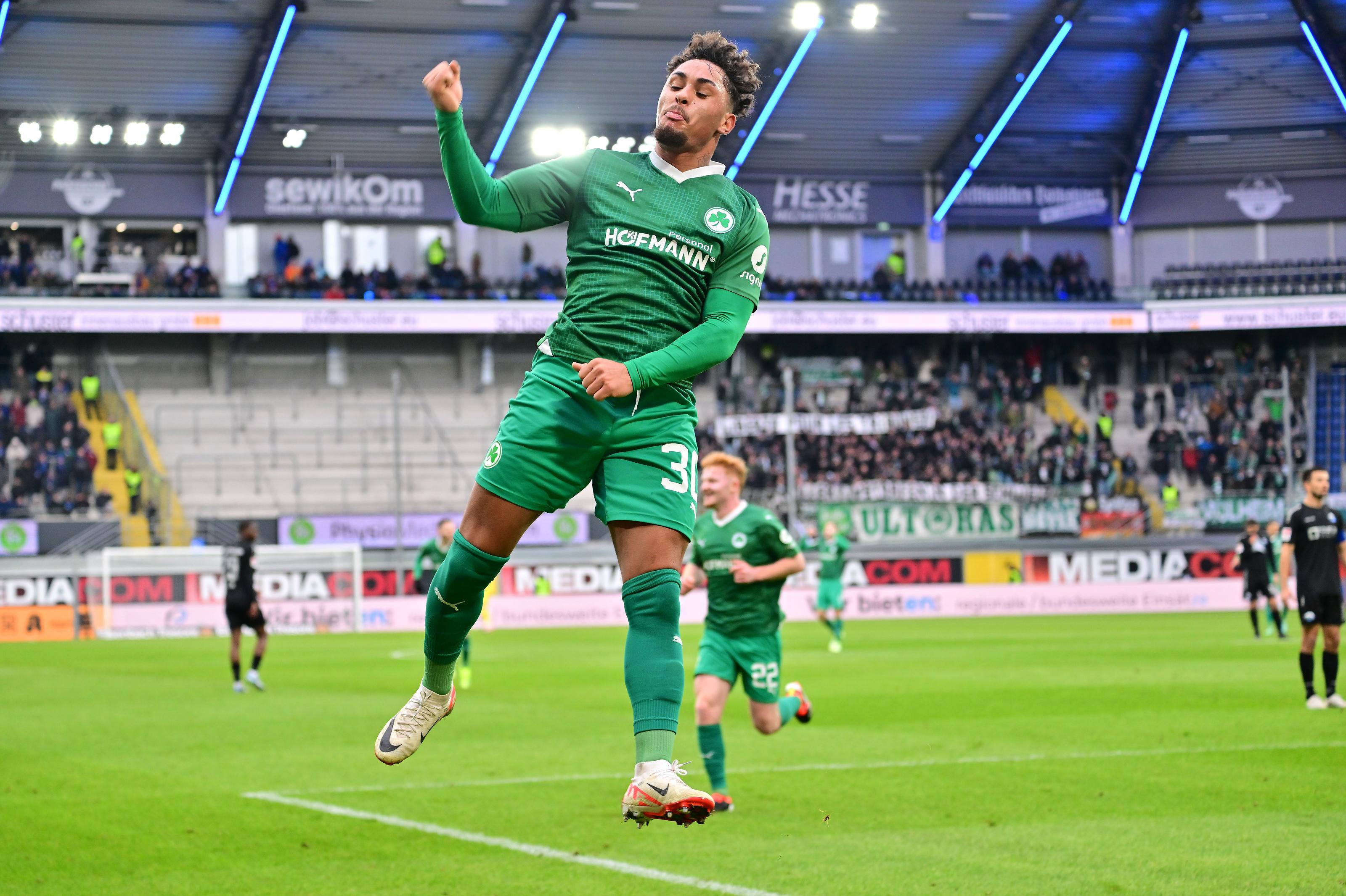 Dank Monster-Keeper und goldenem Treffer: Kleeblatt gewinnt mit 1:0 in ...