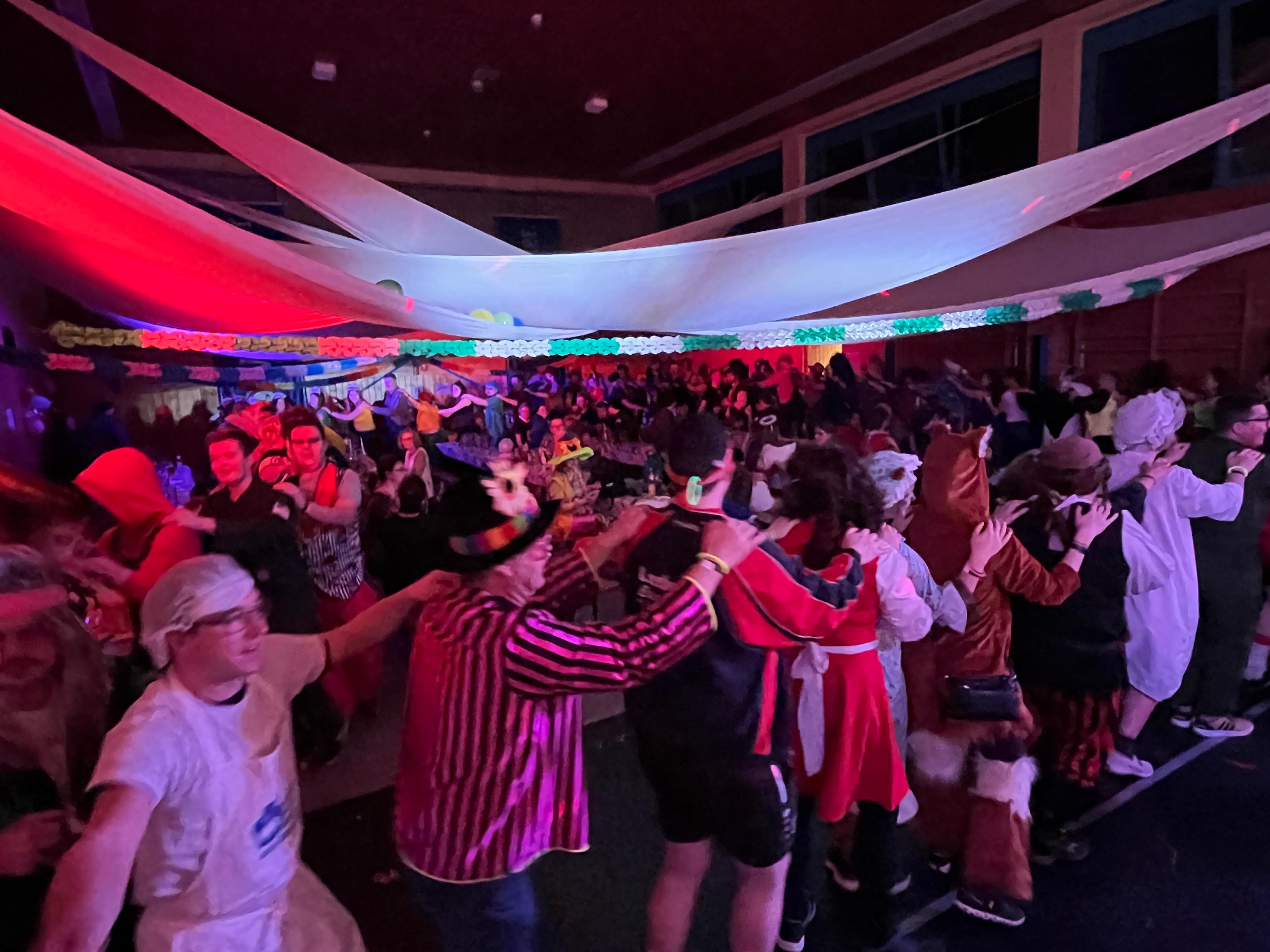 Nach längerer Pause: So feierten die Narren beim Faschingsball in Vorra