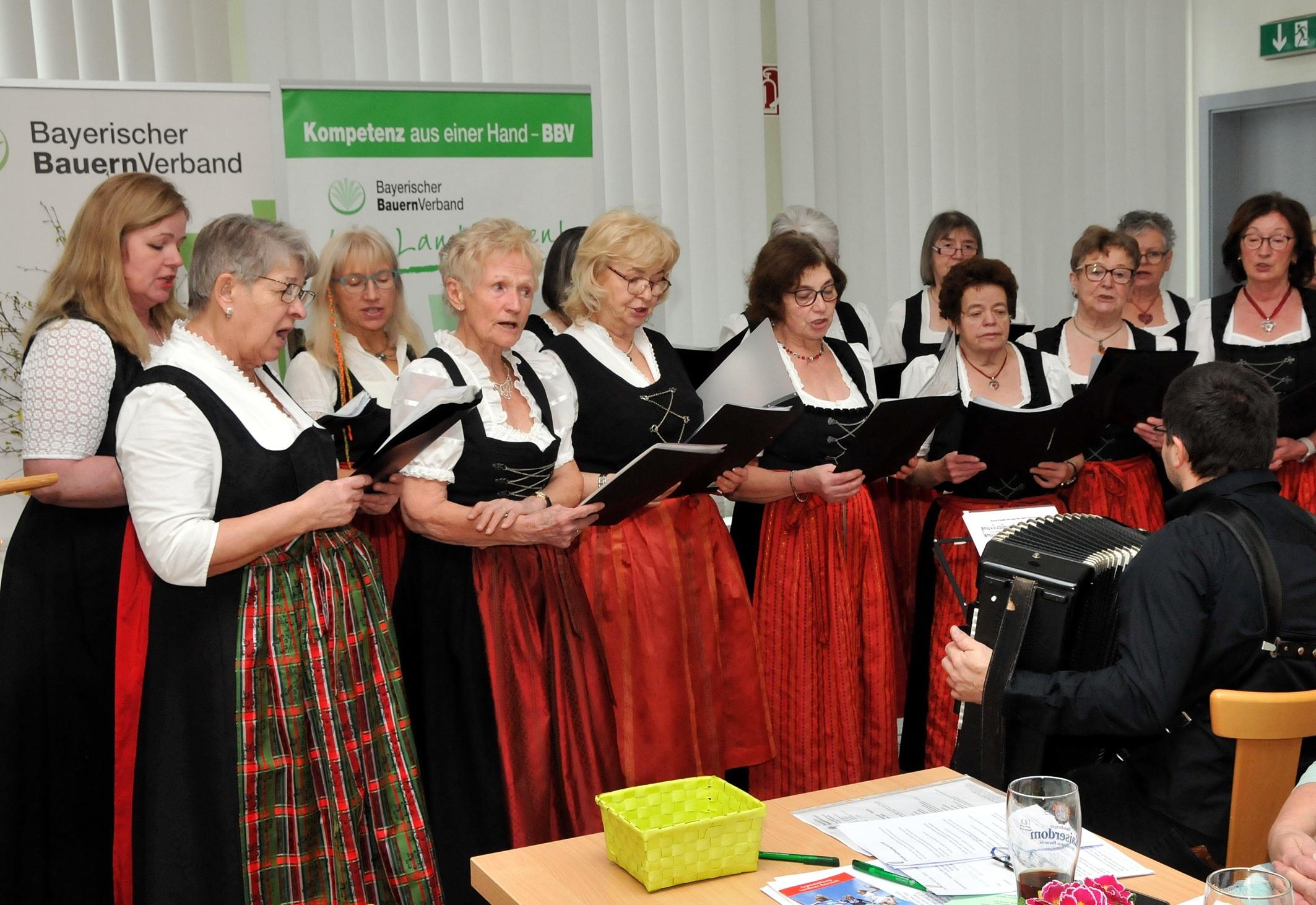 Landesbäuerin Christine Singer fordert: "Raus aus der Eigenbrötlerei ...