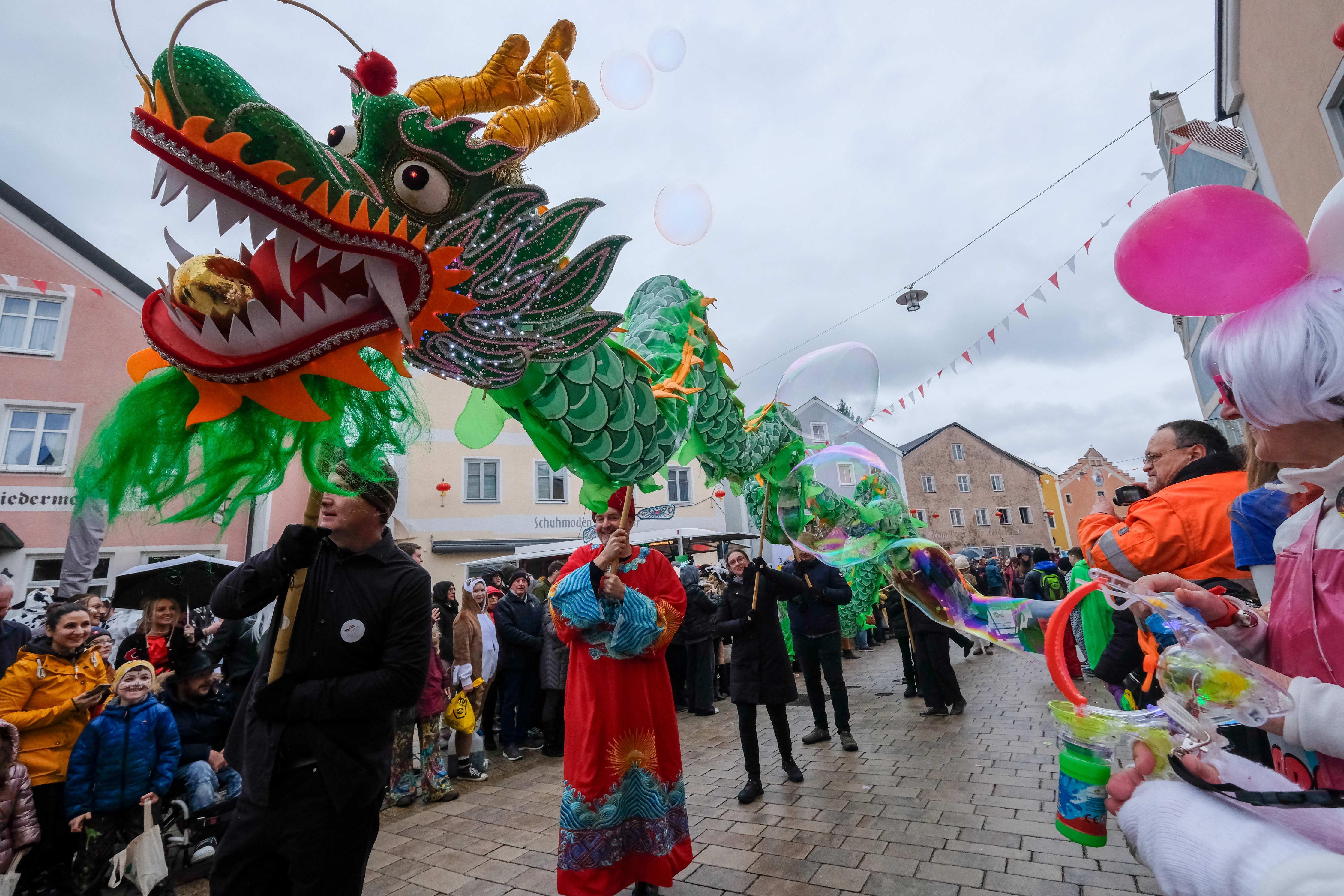 Kille wau! 50 tolle Bilder vom Chinesenfasching 2024 in Dietfurt