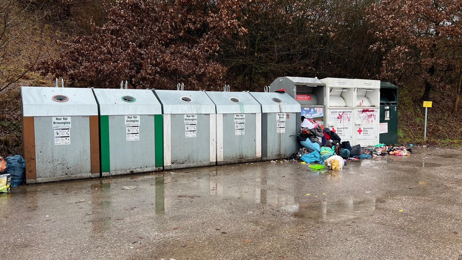 Bei den Containern nahe des Treuchtlinger Wertstoffhofes wird häufig ...
