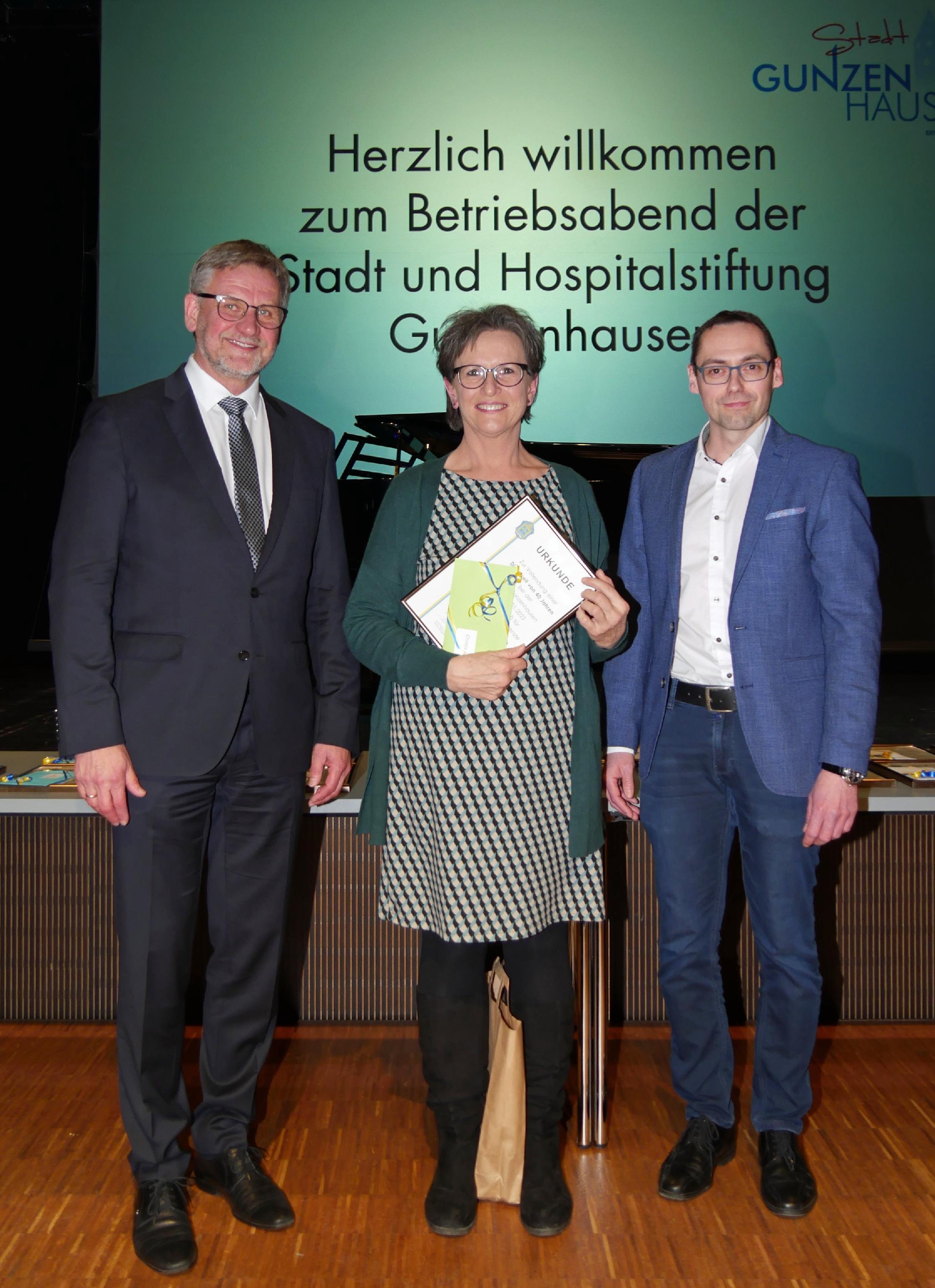 Für sie gab es einen Grund zum Feiern: Gunzenhausen ehrt ...