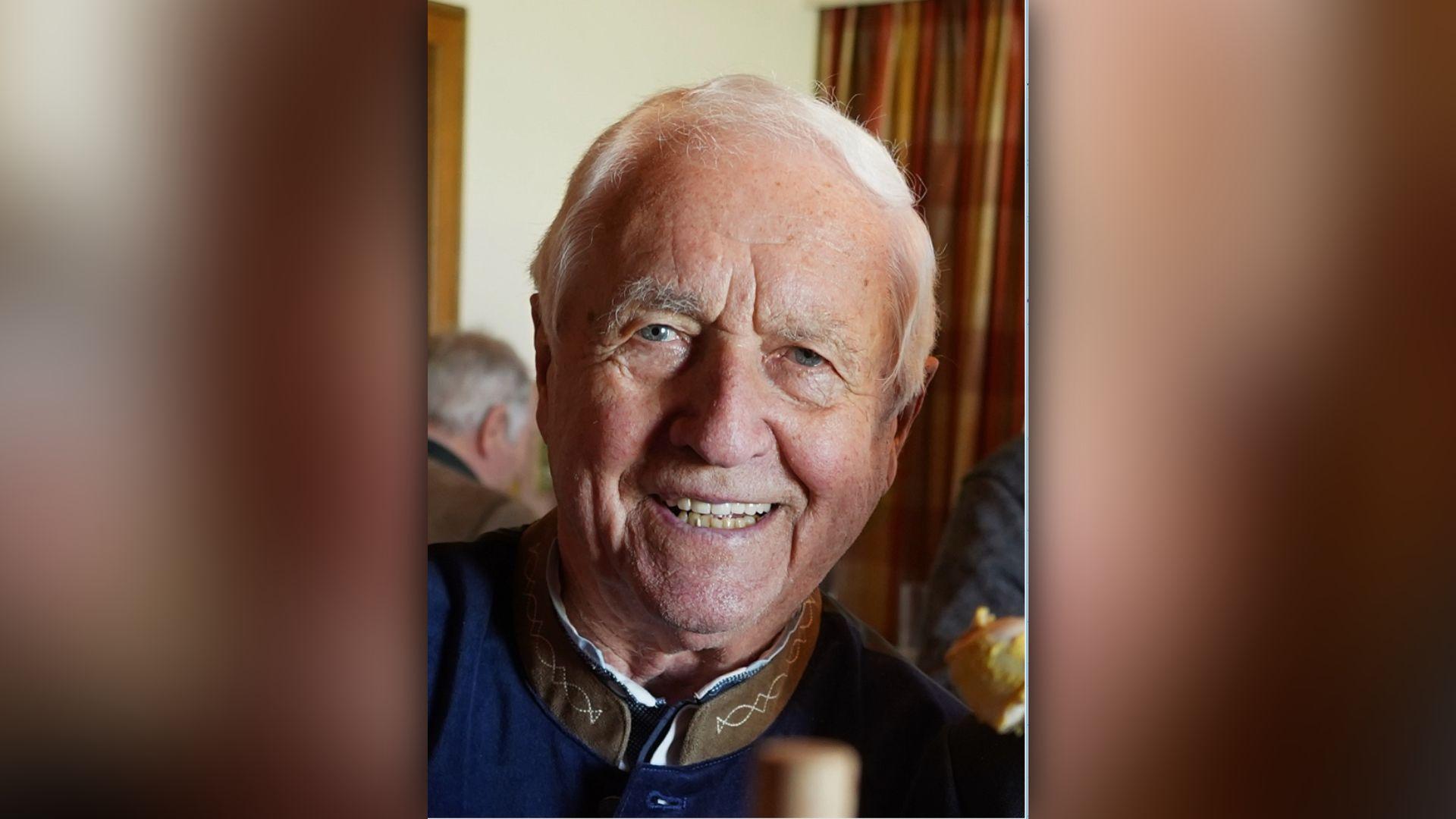 Große Gratulantenschar: Club-Legende Heini Müller feiert seinen 90 ...