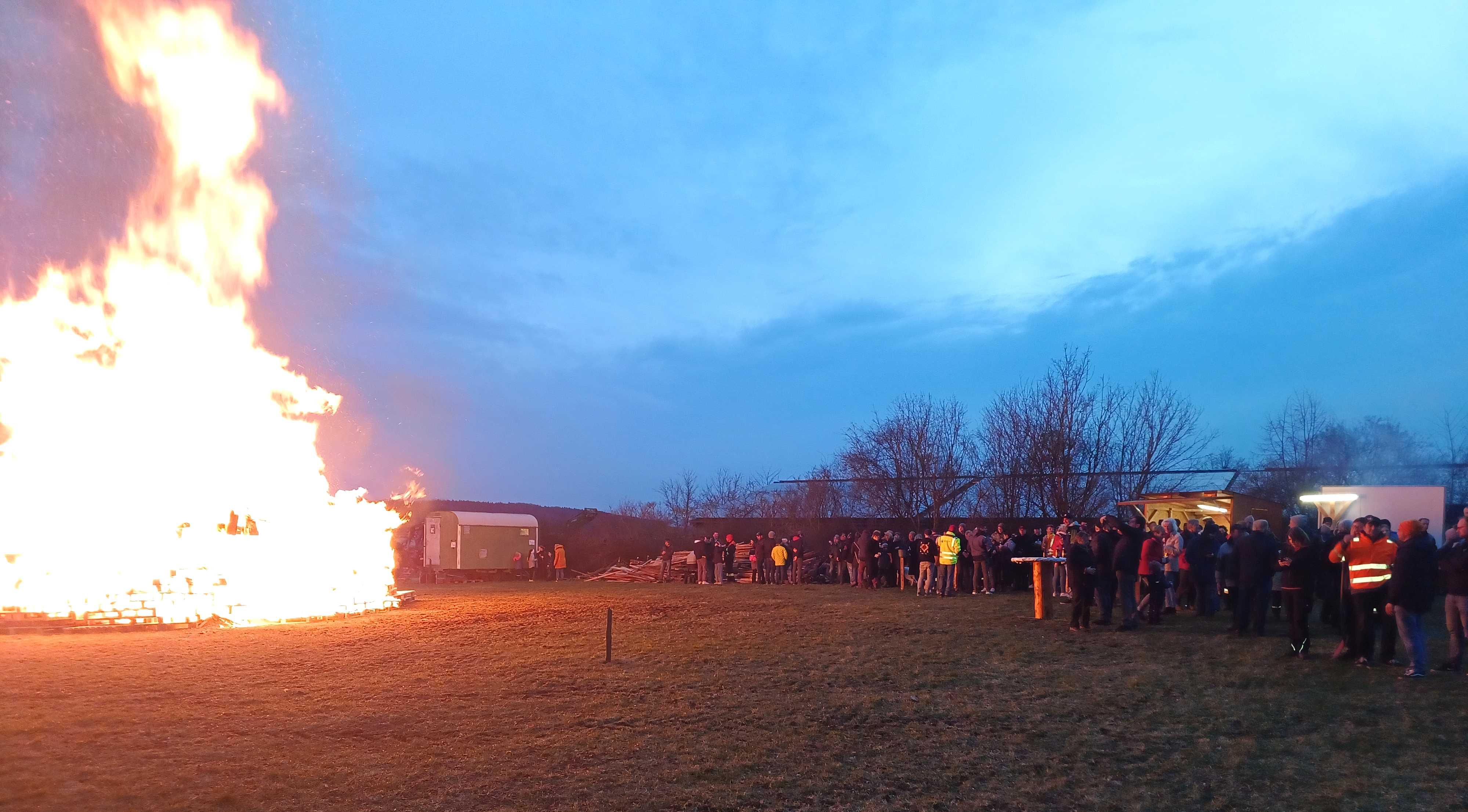 "Wir brennen für die Landwirtschaft": 400 Besucher kamen zum Mahnfeuer ...
