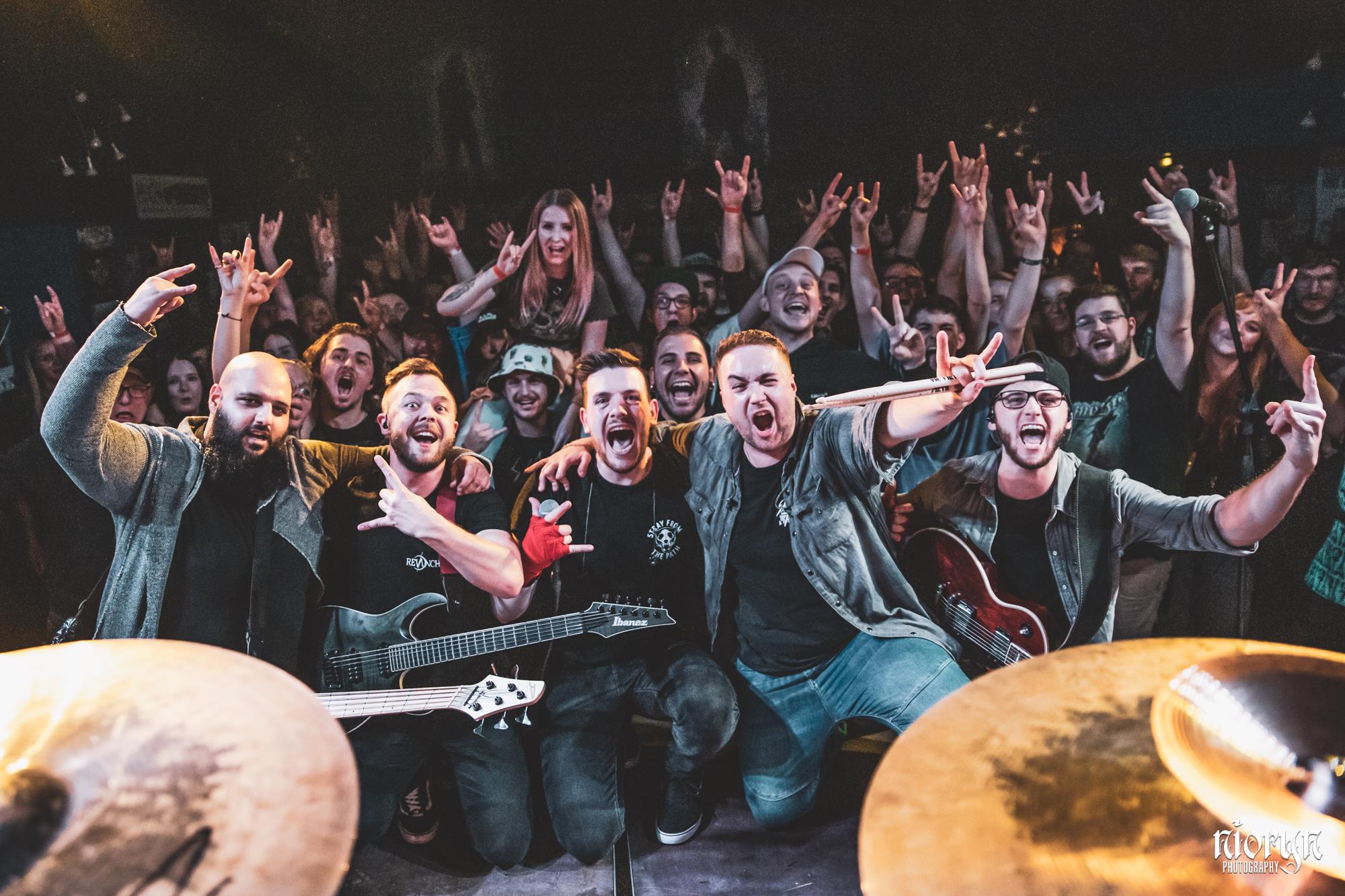 Die Metalband "Shark Tank" bringt "Sharkarama - The Final Episode" ins ...