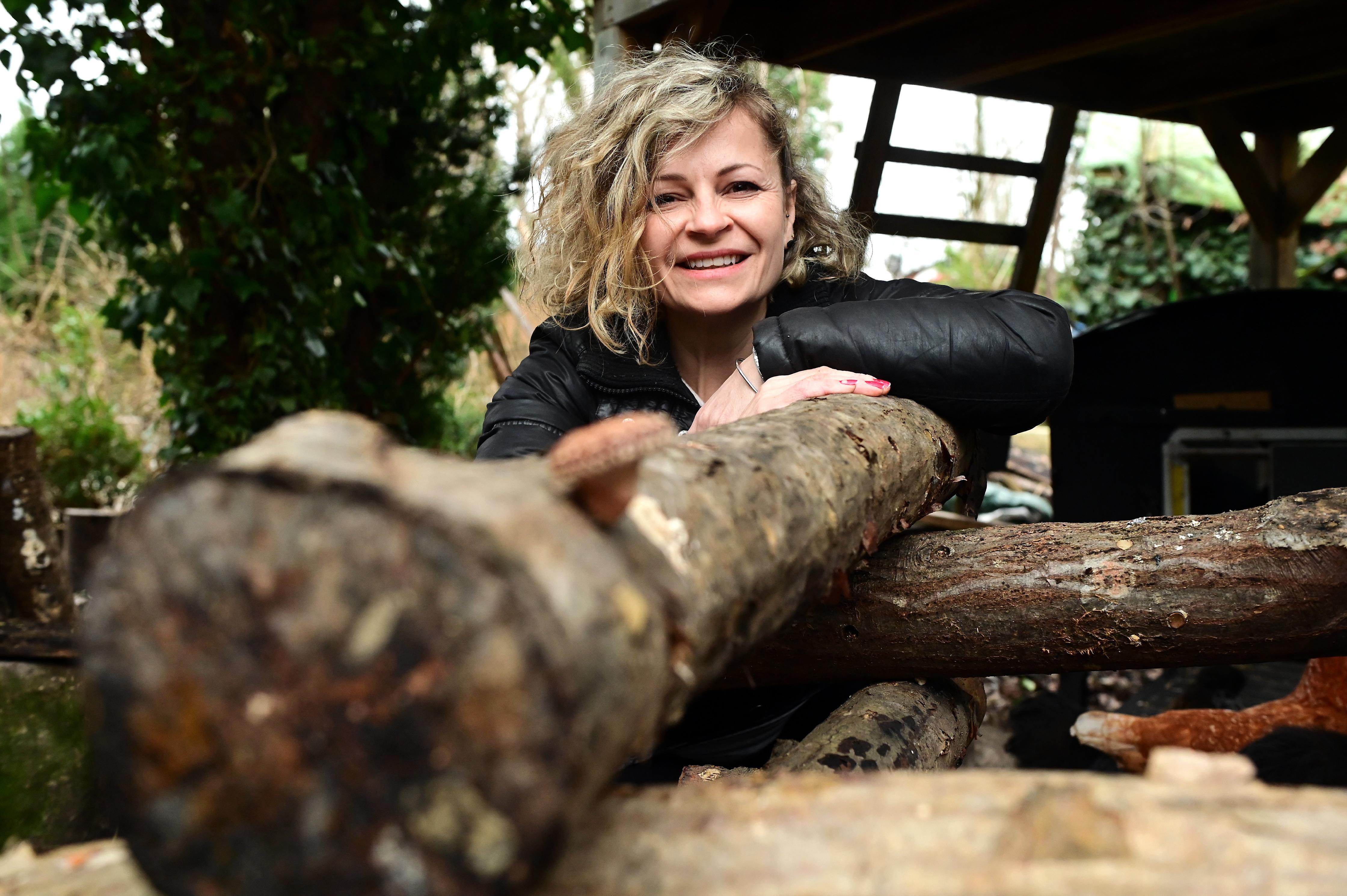 Die Nürnbergerin Margarete Brydziun züchtet Pilze - daheim in ihrem Garten