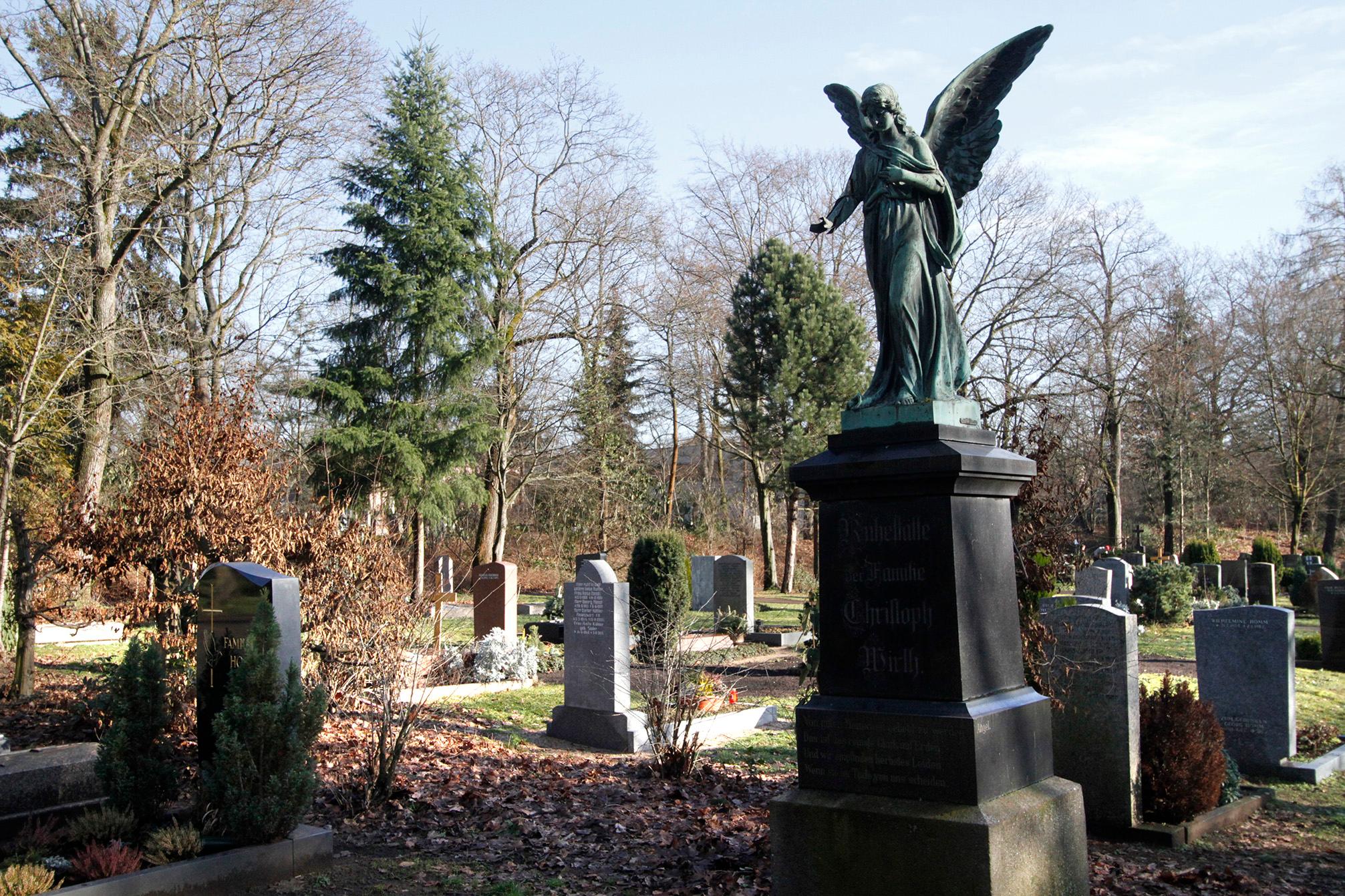 Kommunen haben Probleme mit Wachsleichen: Warum Nürnbergs Friedhöfe ...