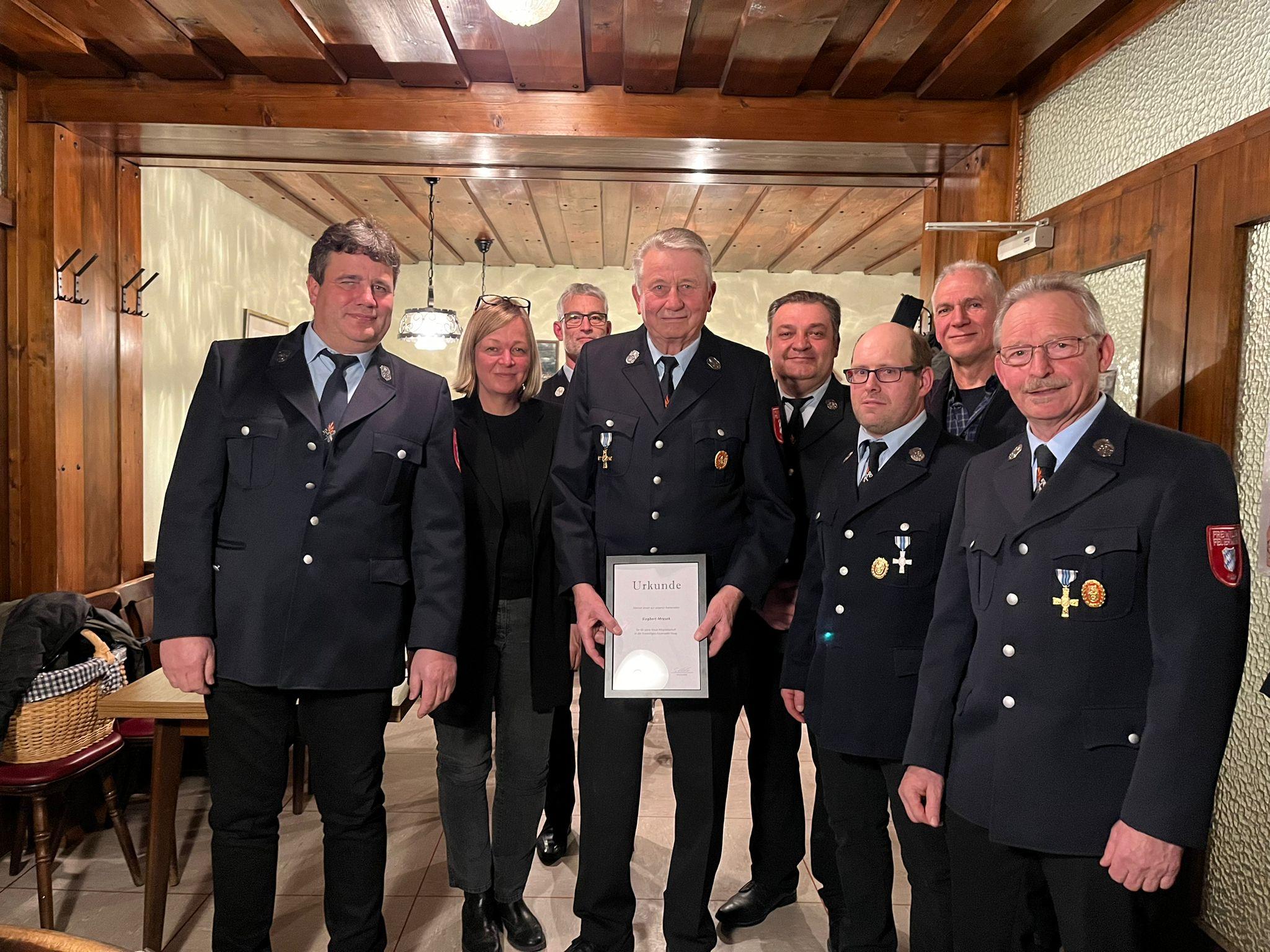 Siegbert Mrasek bei der FFW Haag geehrt - wegen ihm gibt es vor Ort ...