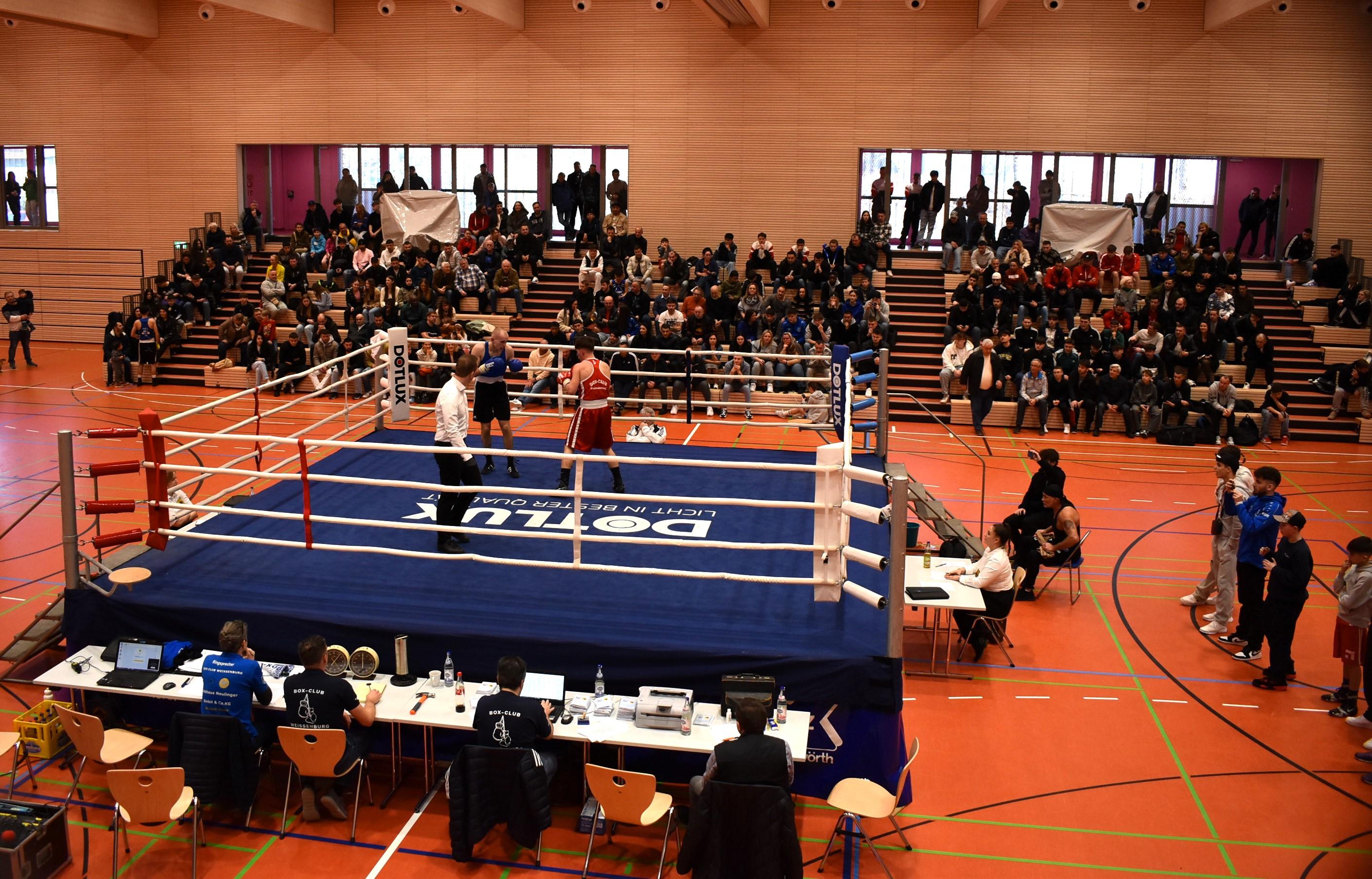 Box-Club Weißenburg unterwegs: Wie machen die das eigentlich mit dem Ring?