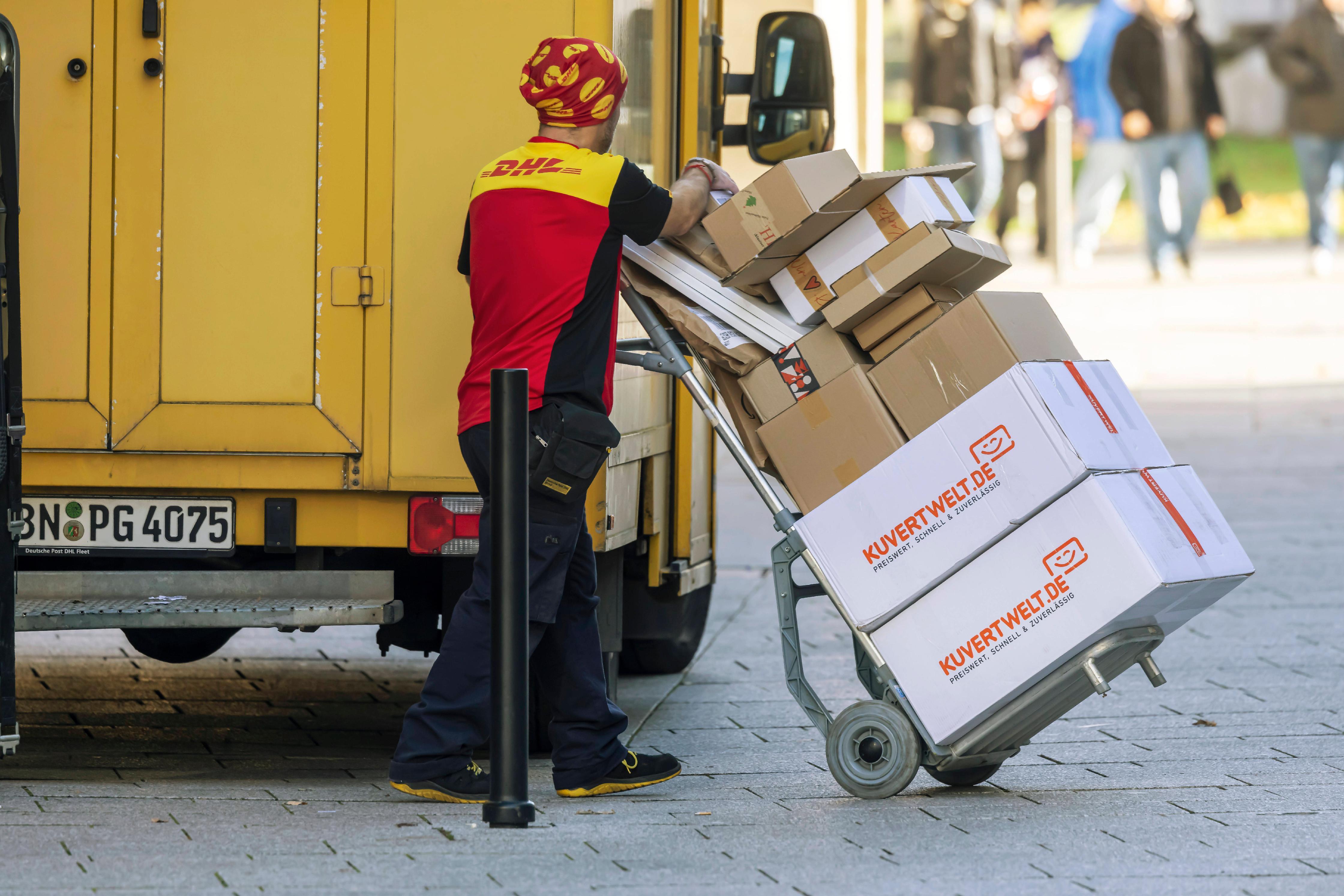 Prozess zu Angriff auf singenden Paketboten in Düsseldorf