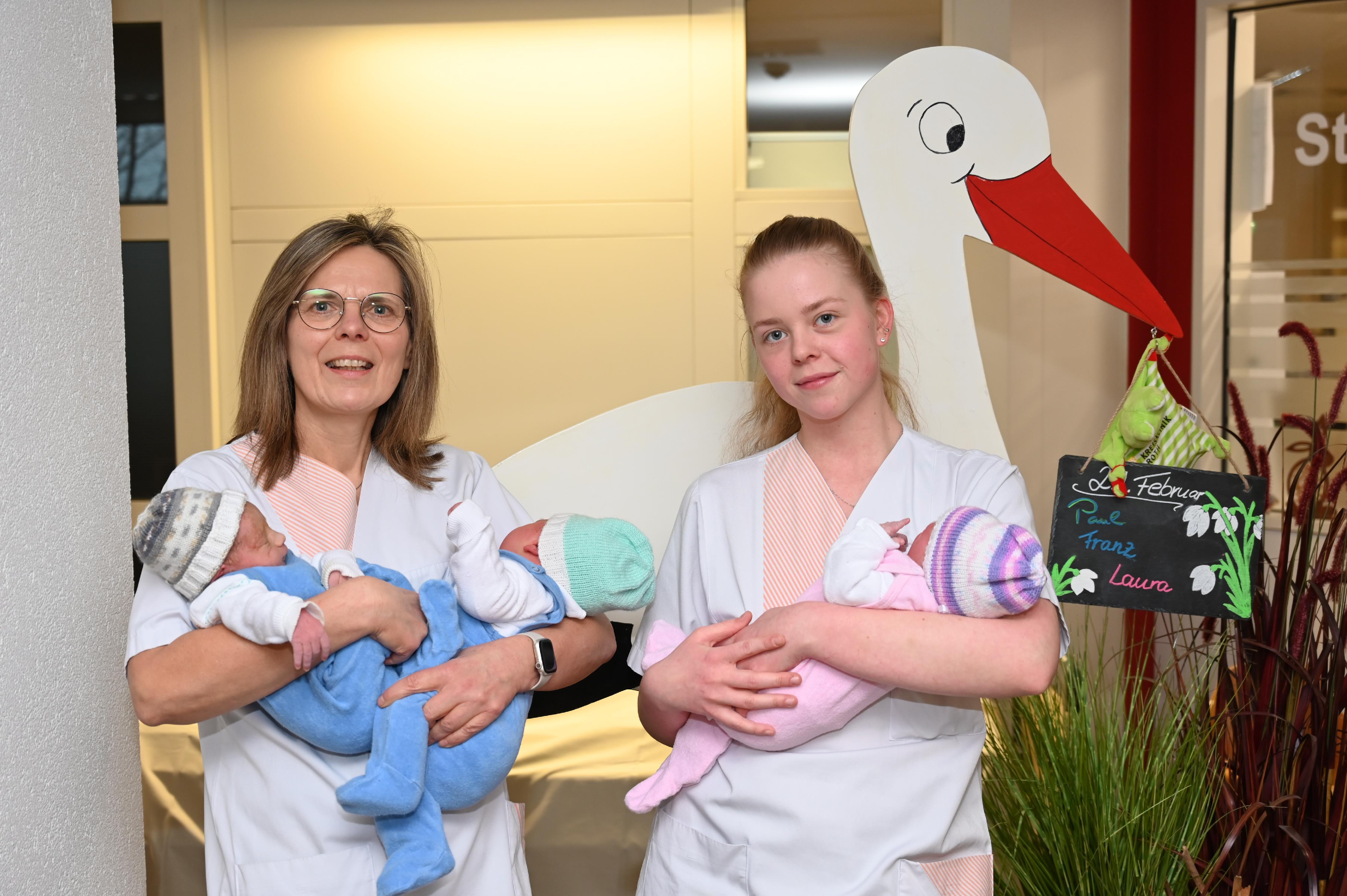 Drei Babys und ein besonderer Geburtstag: Paul, Franz und Laura sind am ...