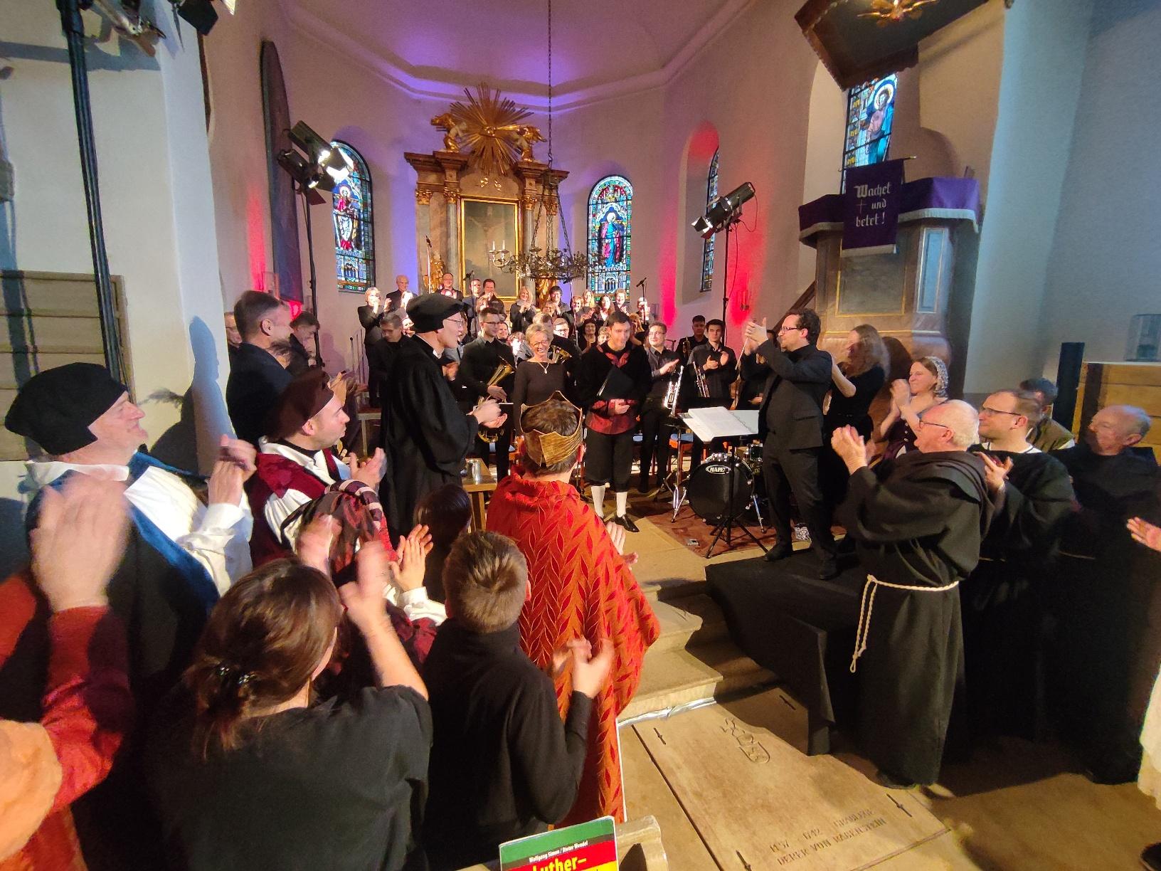 Begeisterungsstürme beim großen Finale des Luther-Musicals in der ...