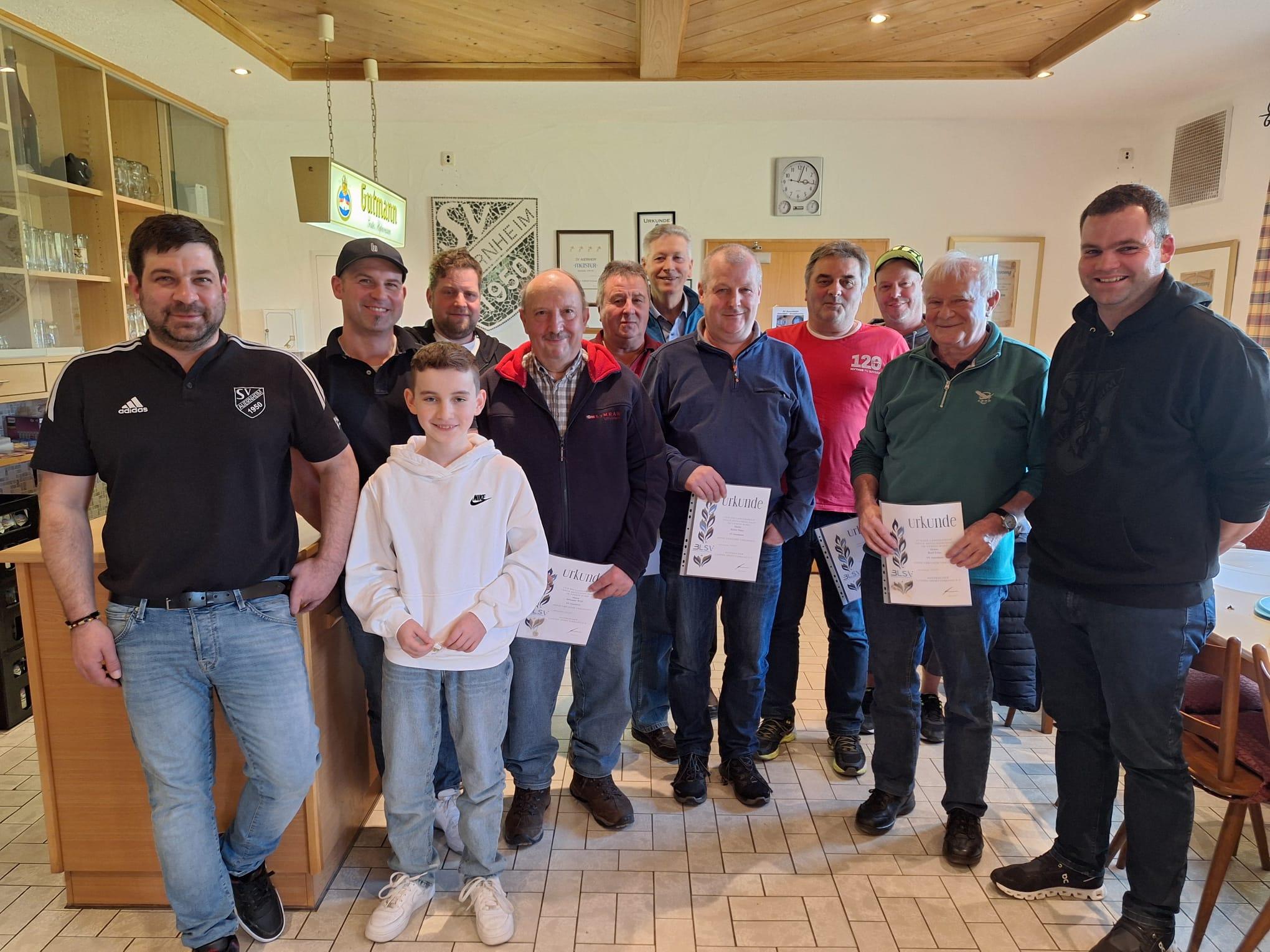 Beim Sportverein Auernheim standen Ehrungen im Vereinslokal an