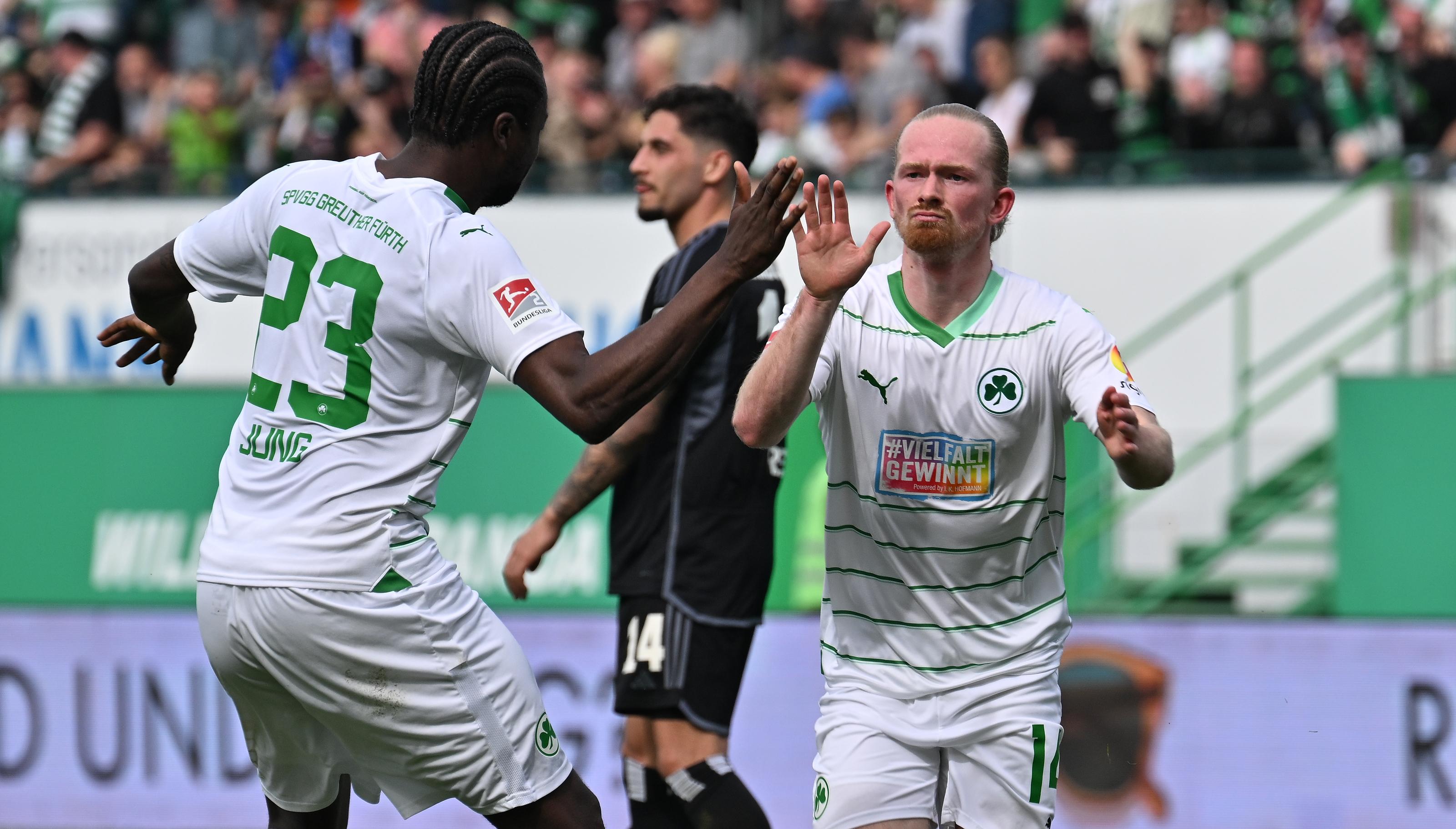 SpVgg Greuther Fürth: Wie Jomaine Consbruch mit seiner Situation in ...