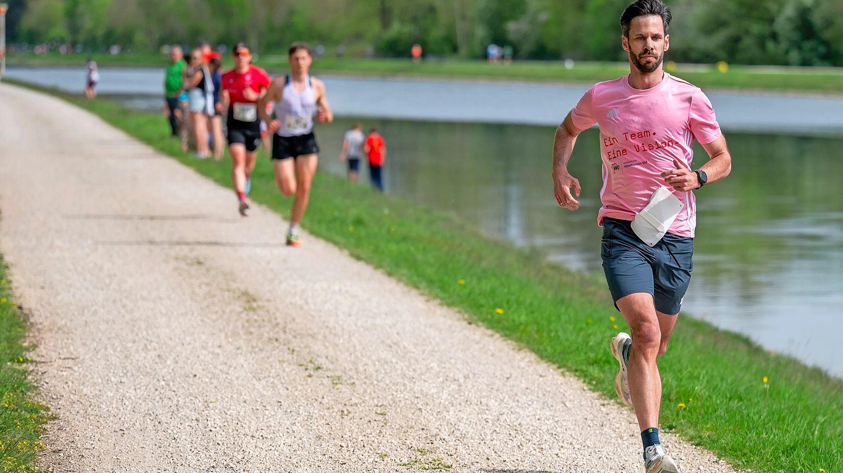 Rebecca Schuster gewinnt Hauptlauf beim 12. Valuniq HiRo-Run 2024 in Hilpoltstein