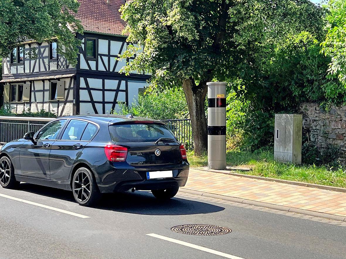 Radarwarner und Blitzer-Apps im Auto: Ist das erlaubt?