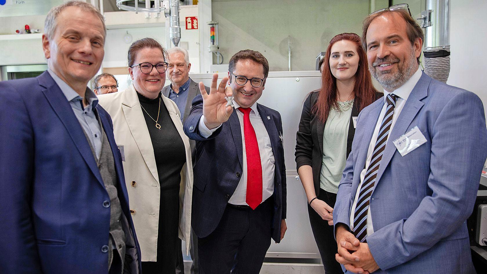 Neue Materialien: Vierte Versuchshalle steht in der Uferstadt zur Verfügung