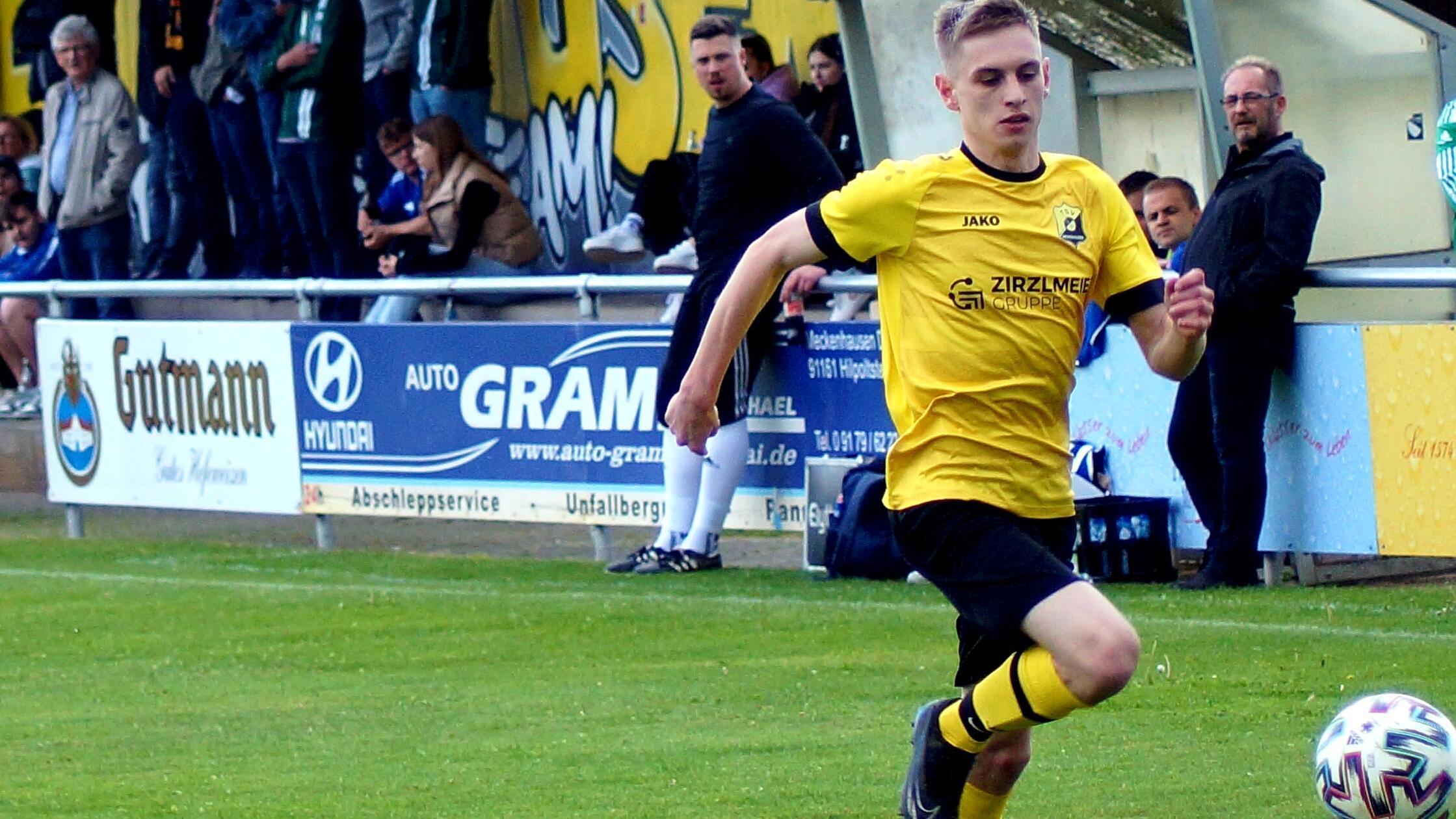 TSV Meckenhausen: Julian Stritzke, Trainer Drilon Asani und Hans ...