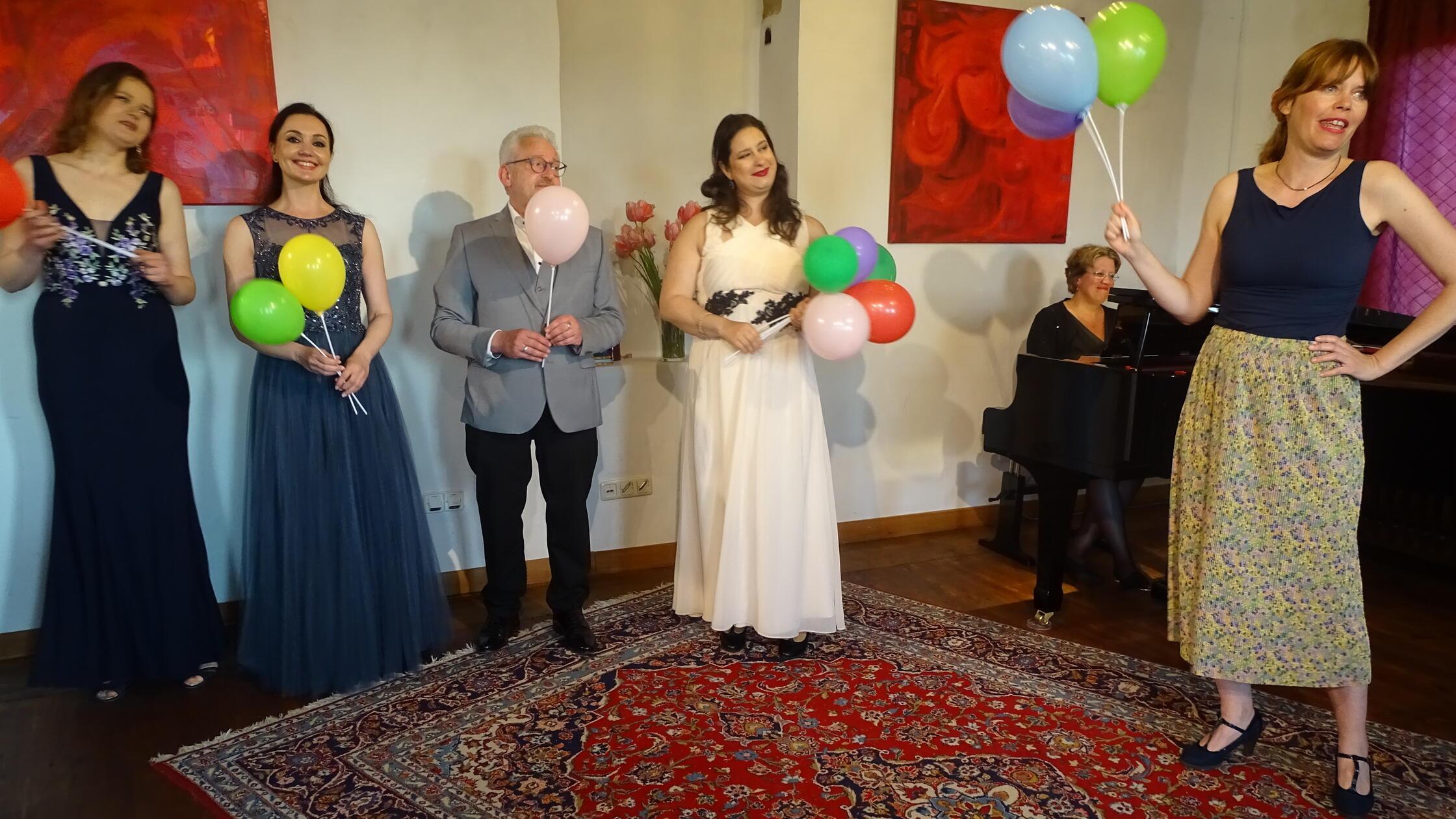 Buntes Muttertagskonzert mit Denette Whitter auf Schloss Henfenfeld