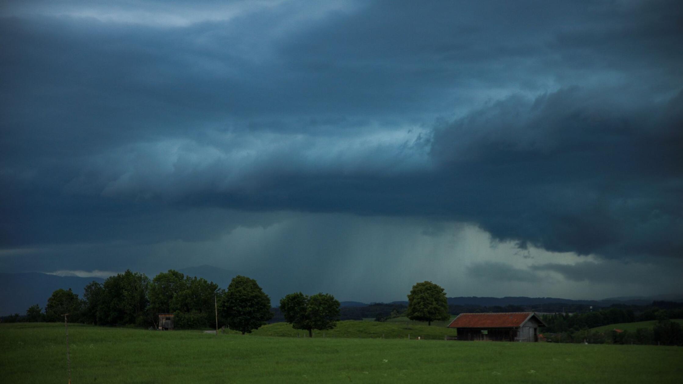 „Gefahr für Leib und Leben“: Experten warnen vor Unwetter