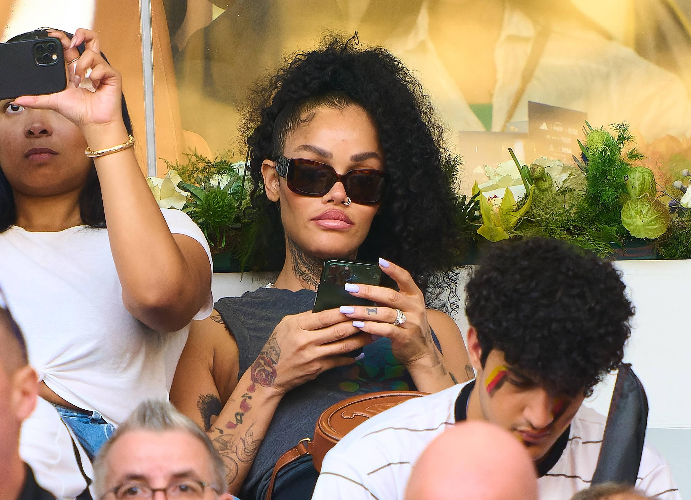 Auch sie fiebern heute mit: Das sind Spielerfrauen der DFB-Stars bei ...