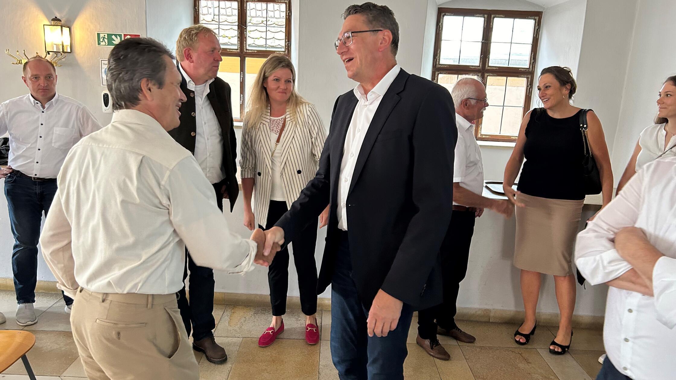 Greding hat einen neuen Bürgermeister: Josef Dintner holt für die CSU ...