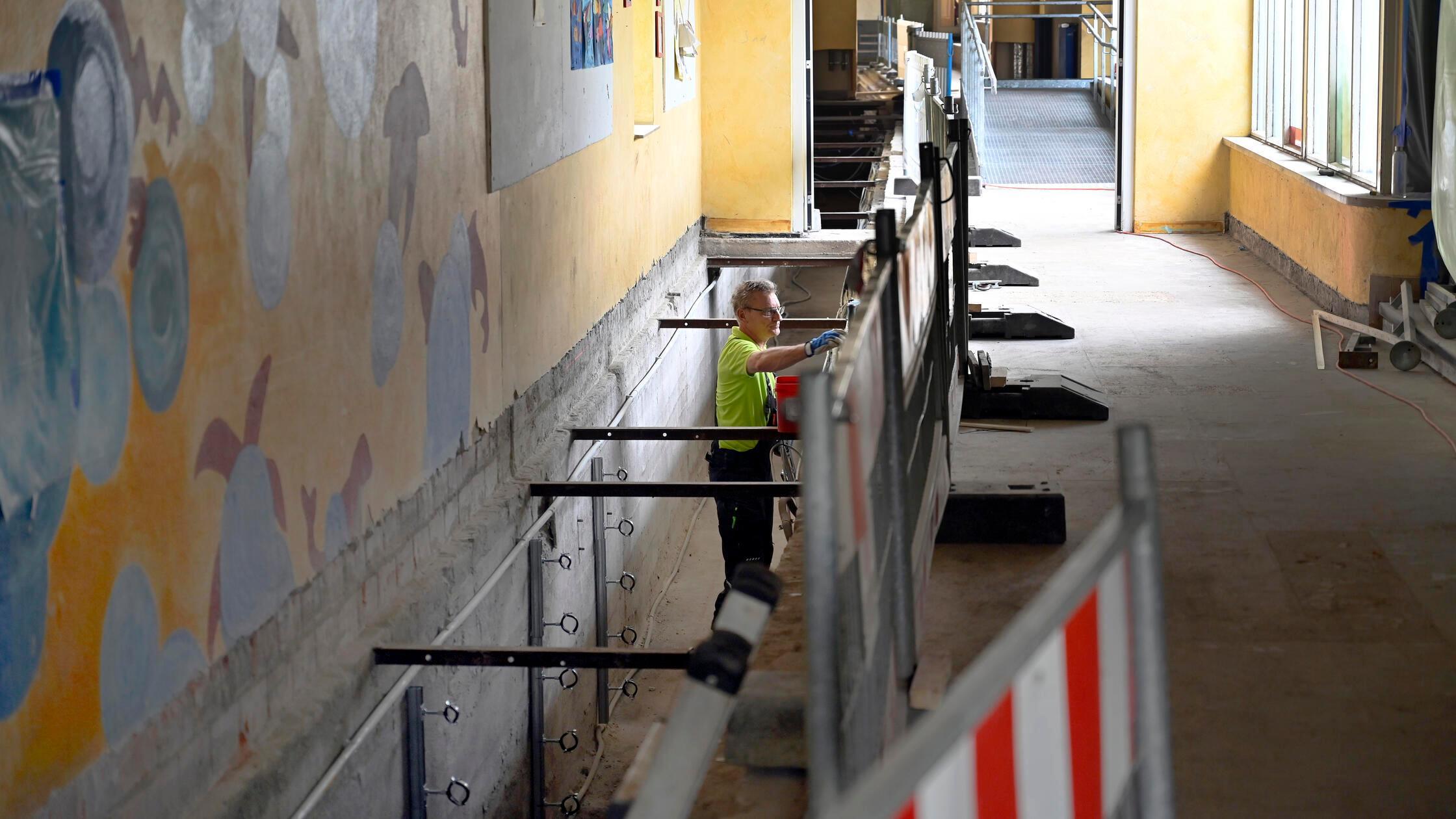 Marode Grundschule in Erlangen: „Kinder mit Migrationsbiografie ...
