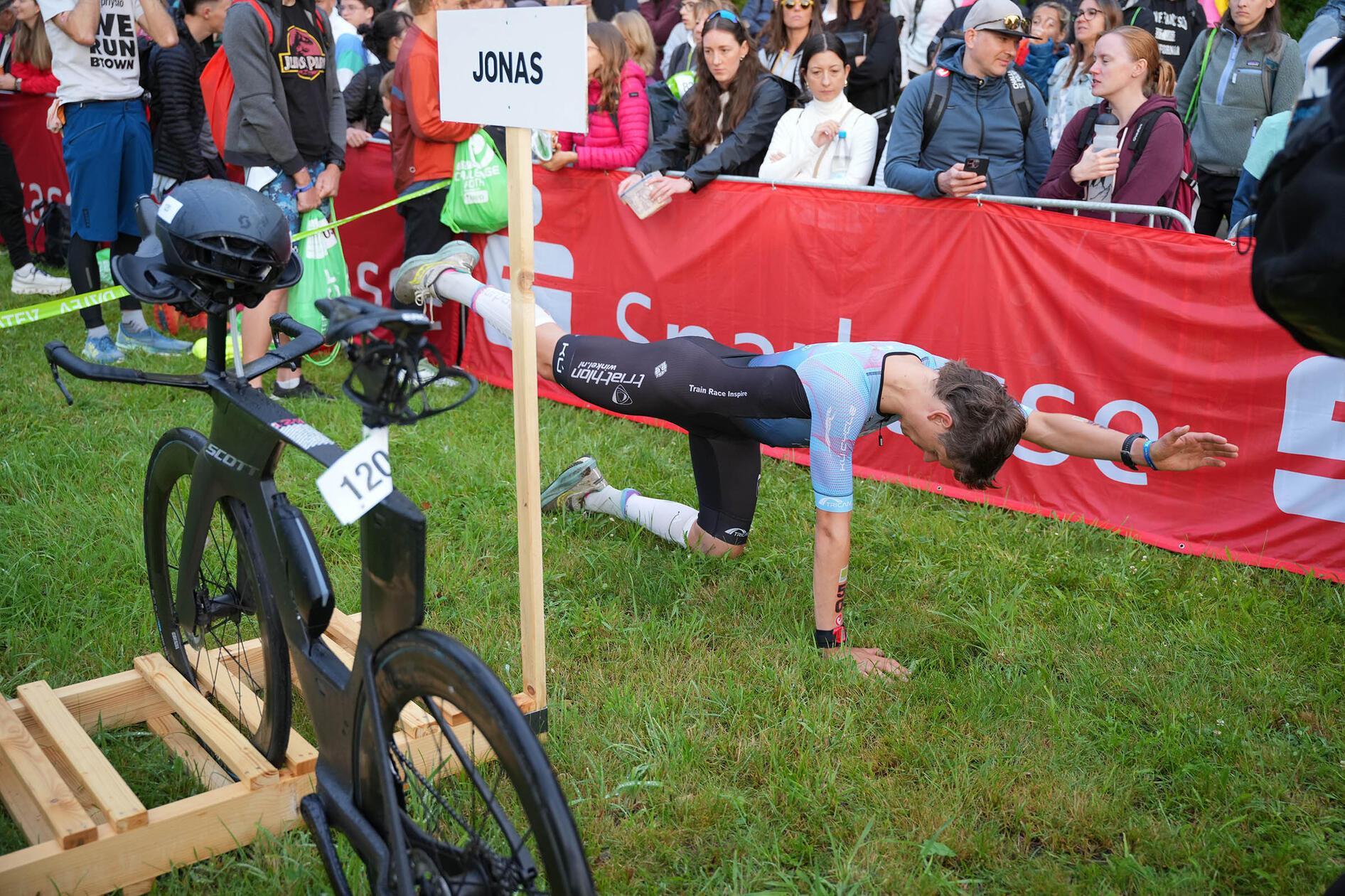 Emotionale Szenen beim Challenge 2024 Roth: Das ist der Triathlon in ...